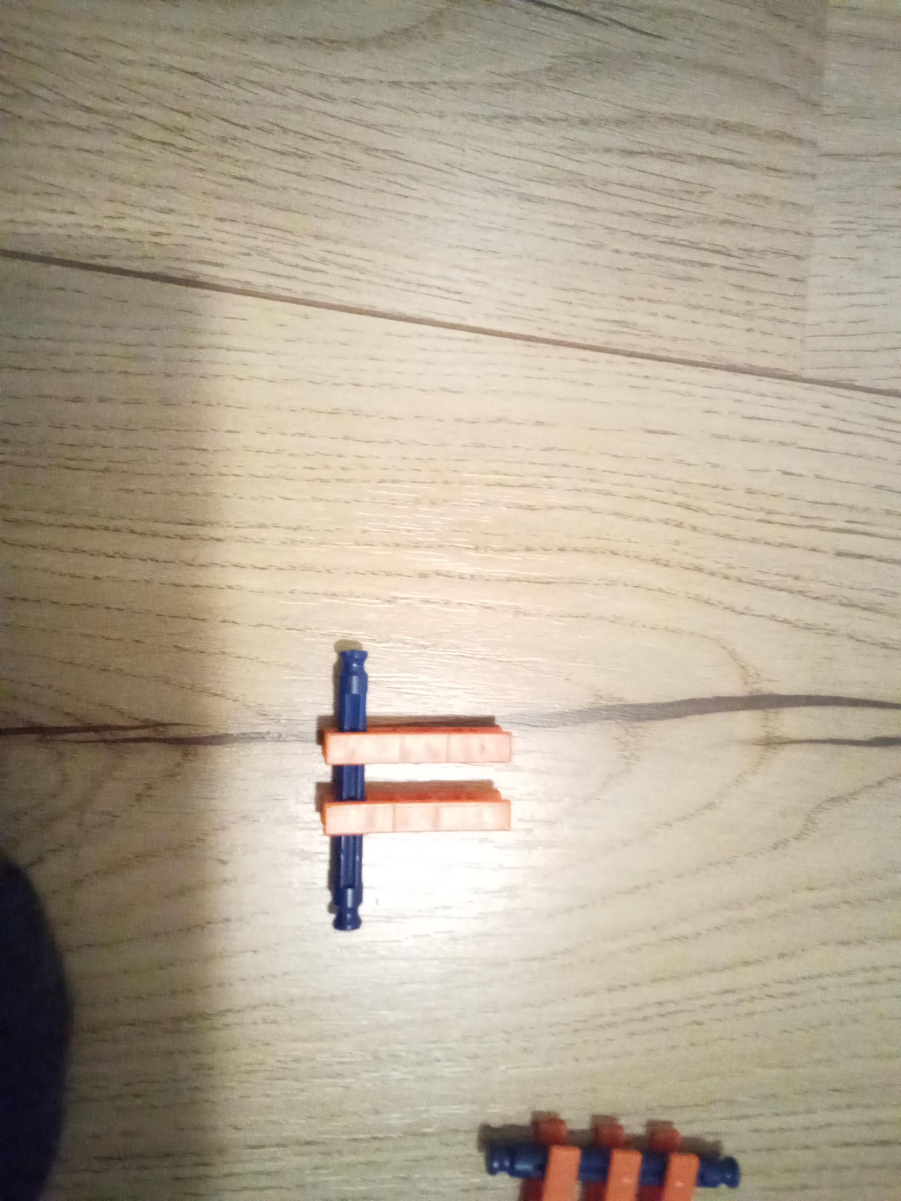 Easy Knex Gun (for Beginners) : 4 Steps - Instructables