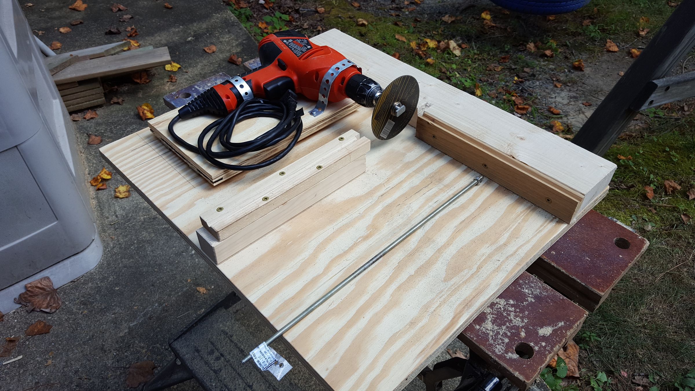 Threaded Rod Cutting Station - Instructables