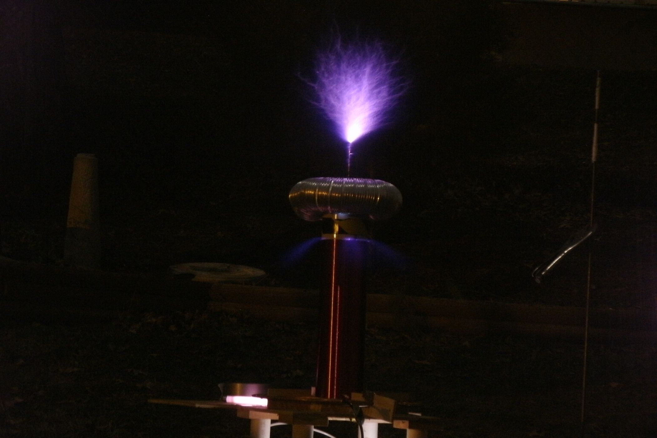 The Improved Simple Tesla Coil : 13 Steps (with Pictures) - Instructables