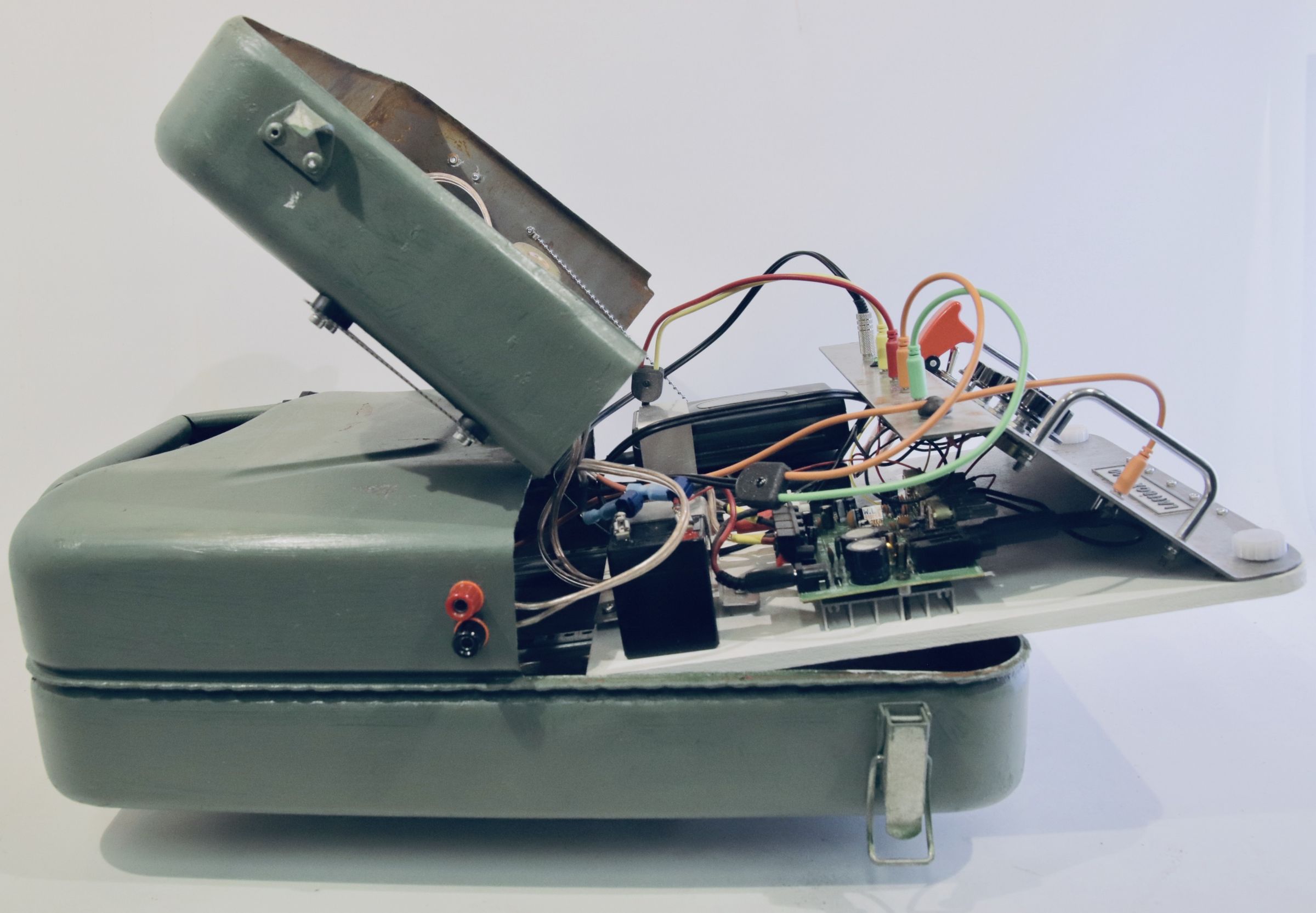 The Portable Laff Box : 13 Steps (with Pictures) - Instructables