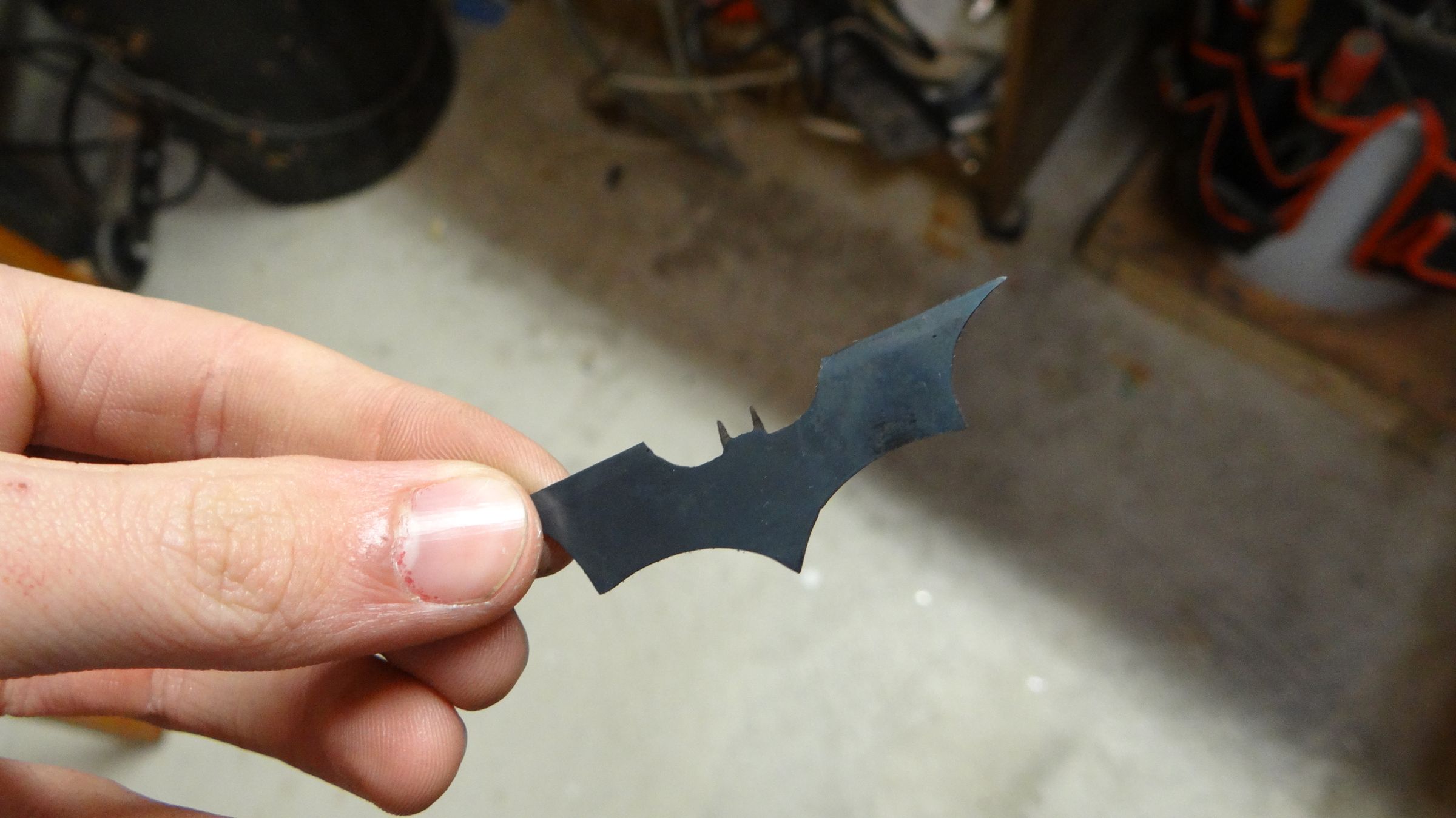 Razor Blade Batarang : 8 Steps (with Pictures) - Instructables