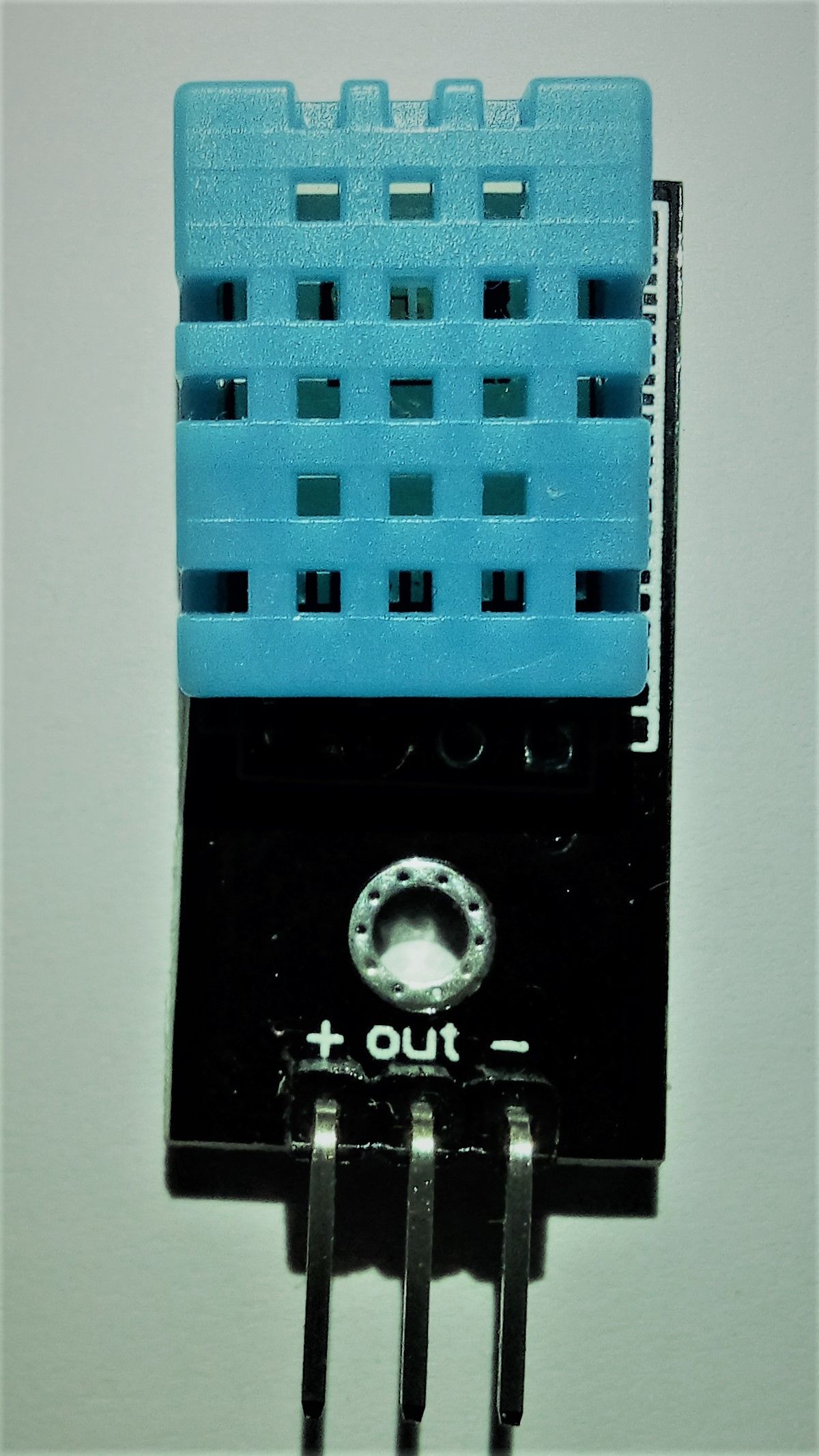 TEMPERATURE AND HUMIDITY MEASUREMENT USING DHT 11 : 5 Steps - Instructables