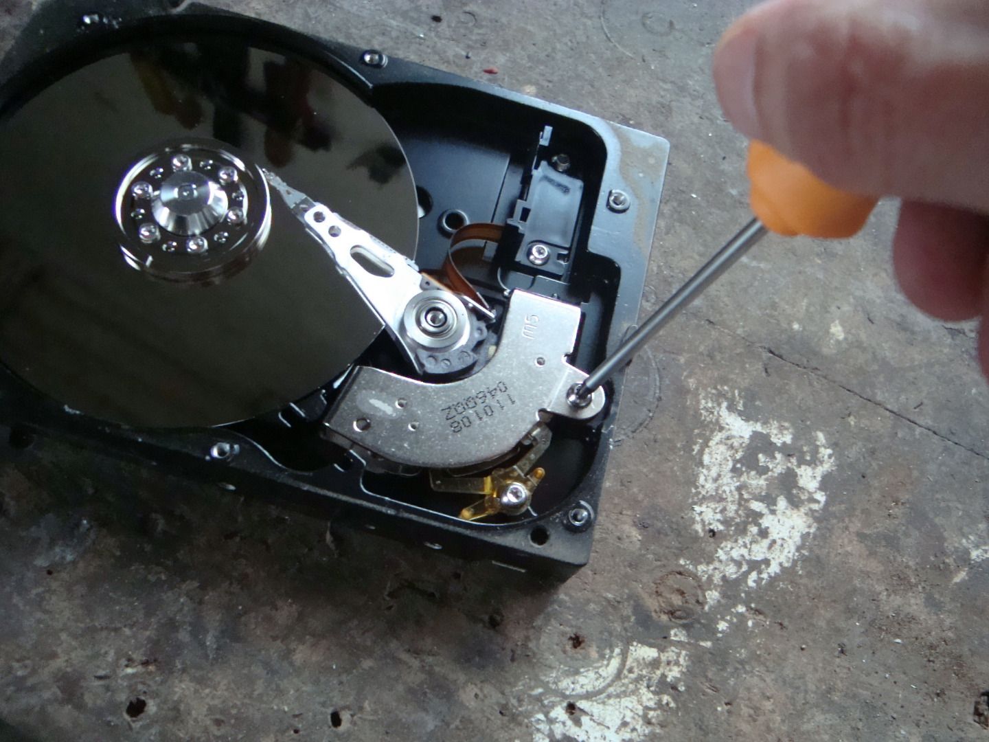 Hard Disk Grinding Machine : 5 Steps (with Pictures) - Instructables