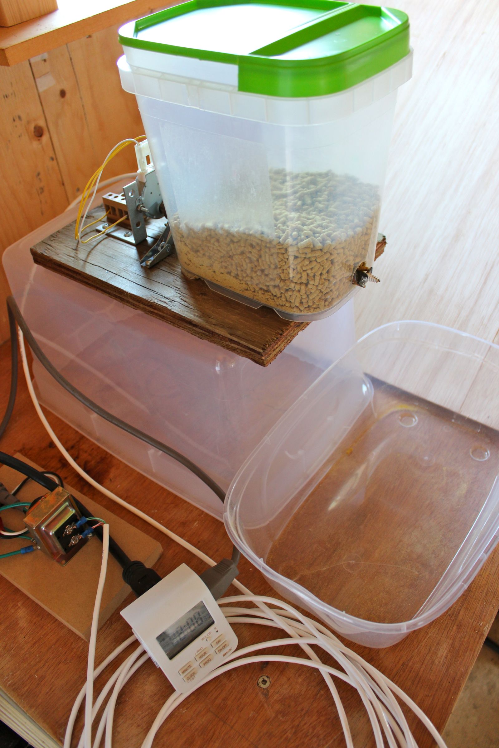 Automatic Pet Feeder : 6 Steps (with Pictures) - Instructables