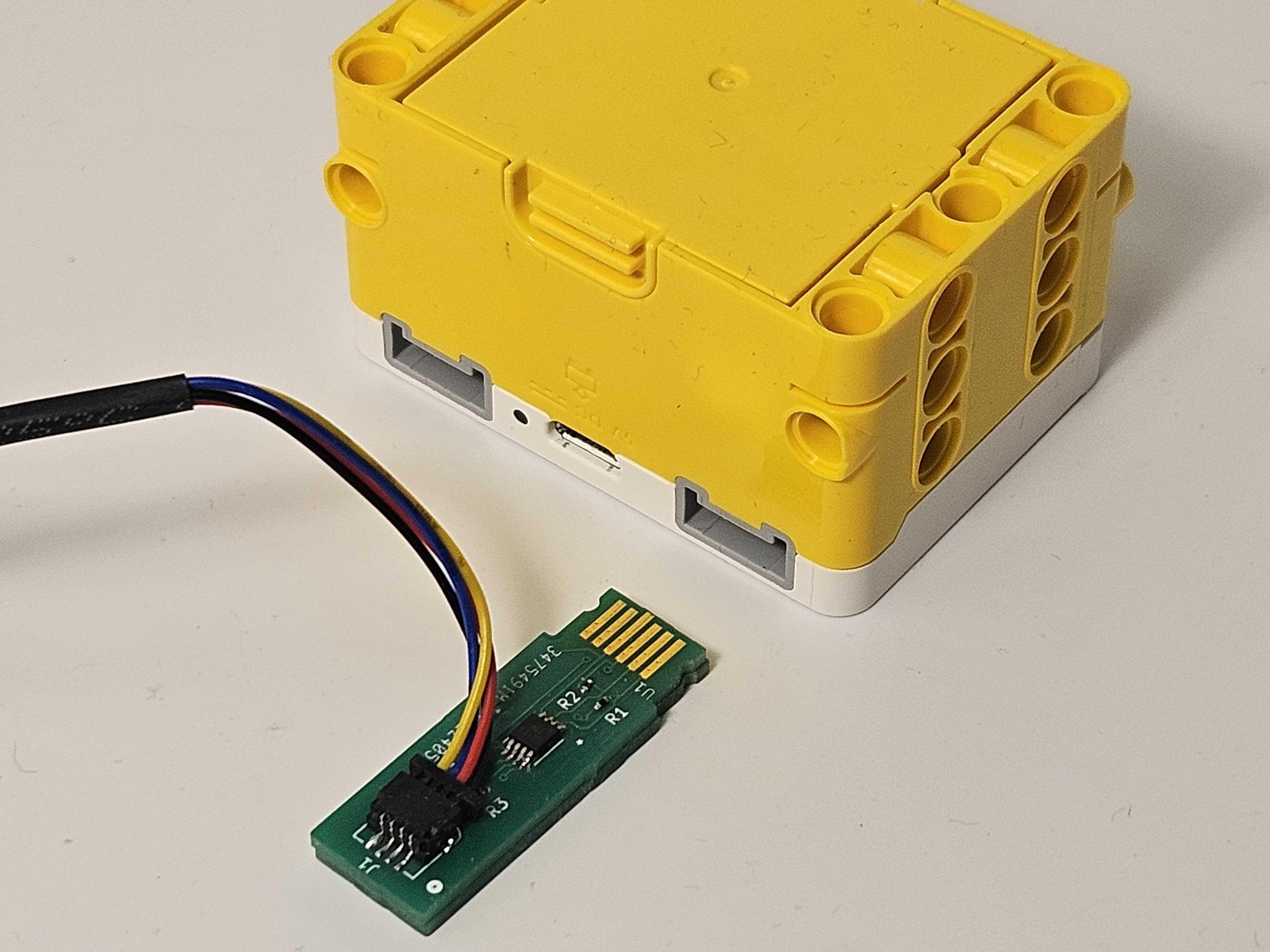 LEGO SPIKE Prime/Essential LPF2 - QWIIC I2C Connector : 3 Steps (with ...