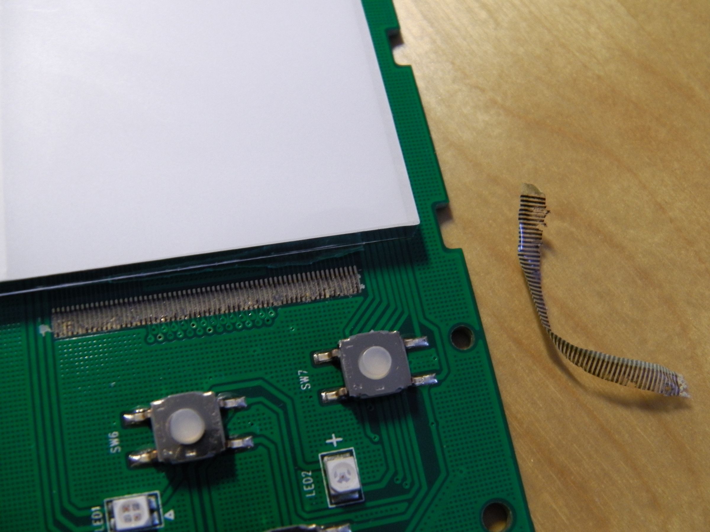 How to Remove and Re-attach LCD Ribbon From a PCB With a Fine Pitch : 9 ...