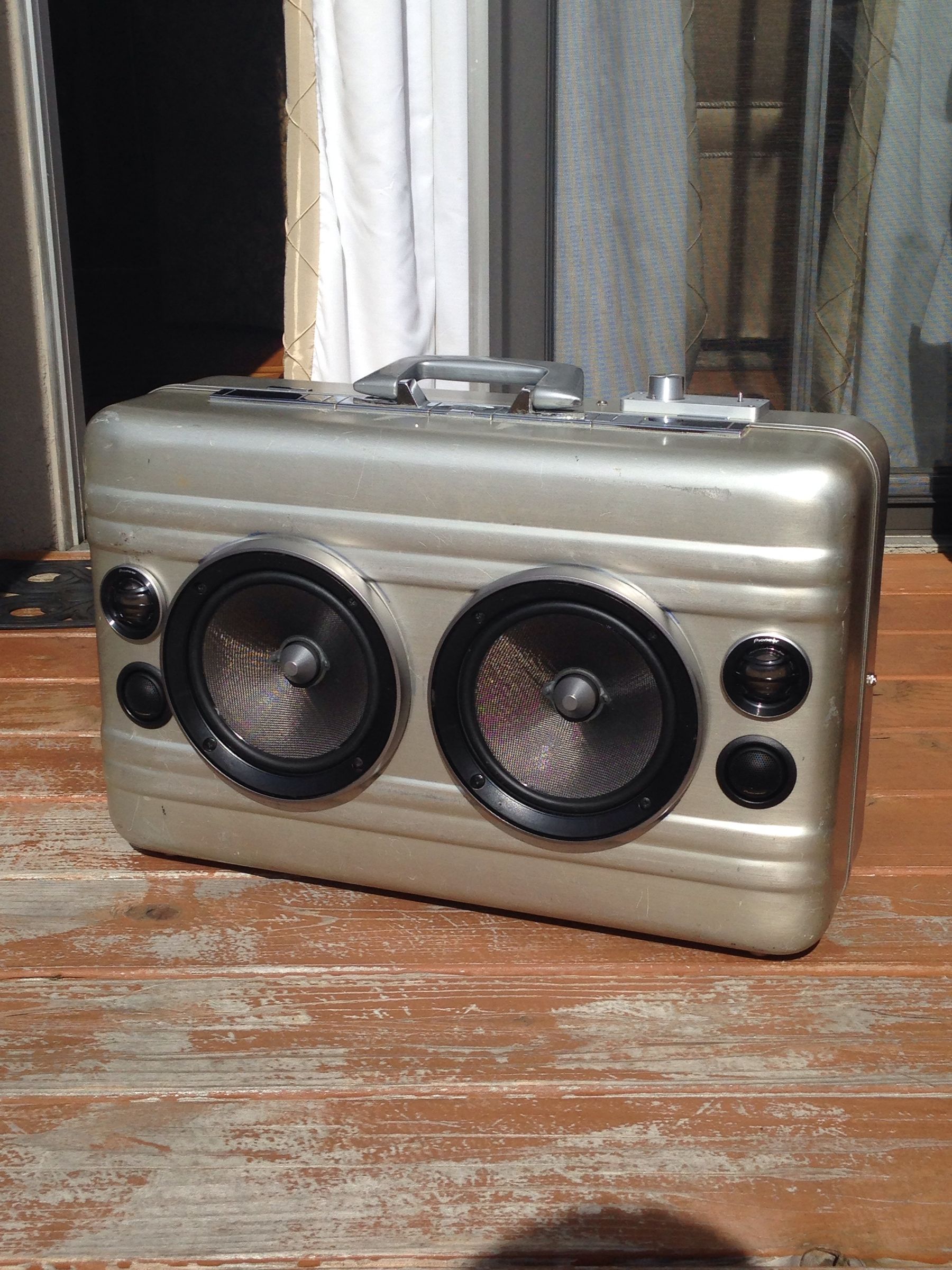 Suitcase BoomBox : 30 Steps (with Pictures) - Instructables