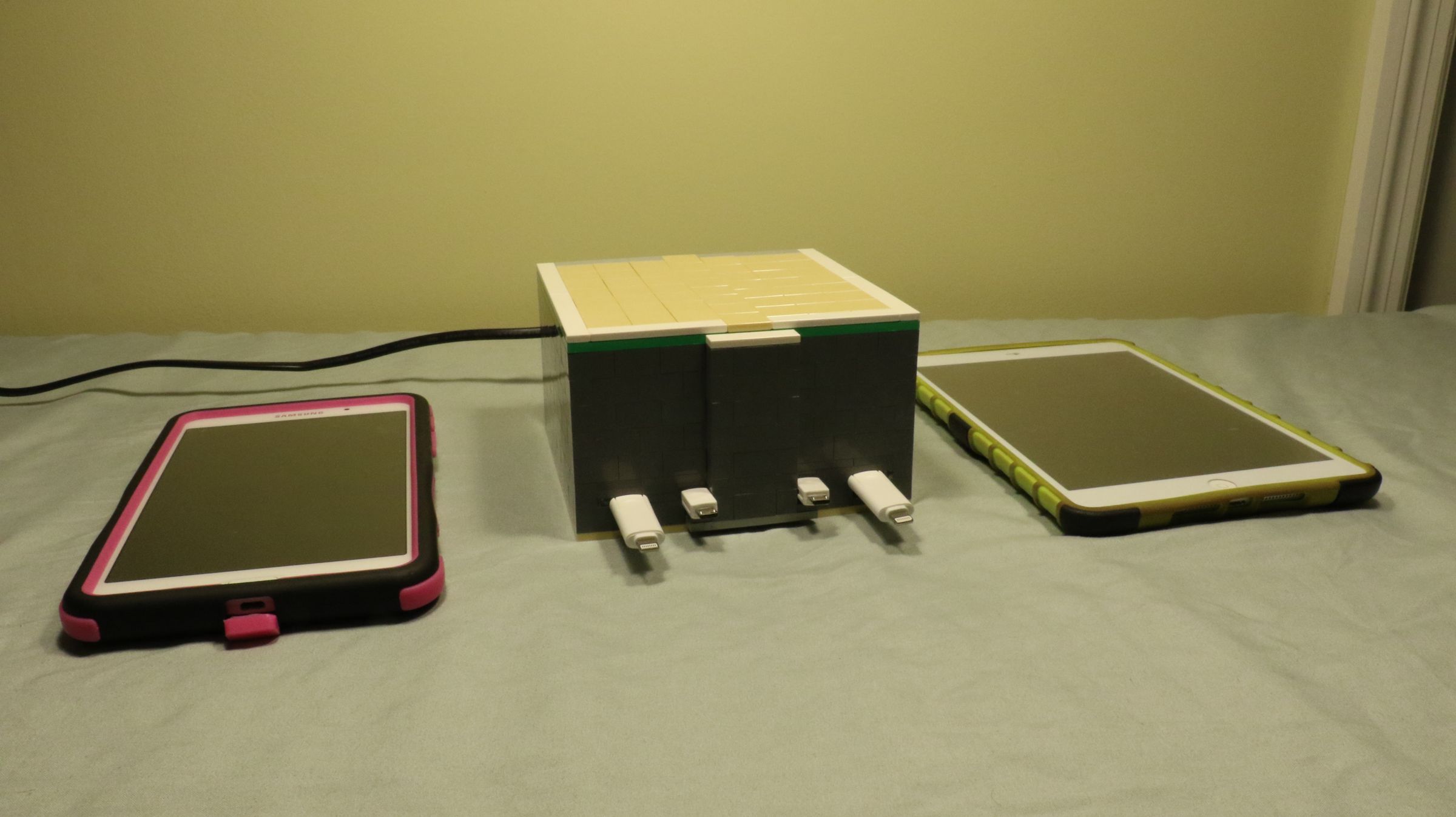 Lego Retractable Charging Station : 5 Steps (with Pictures) - Instructables