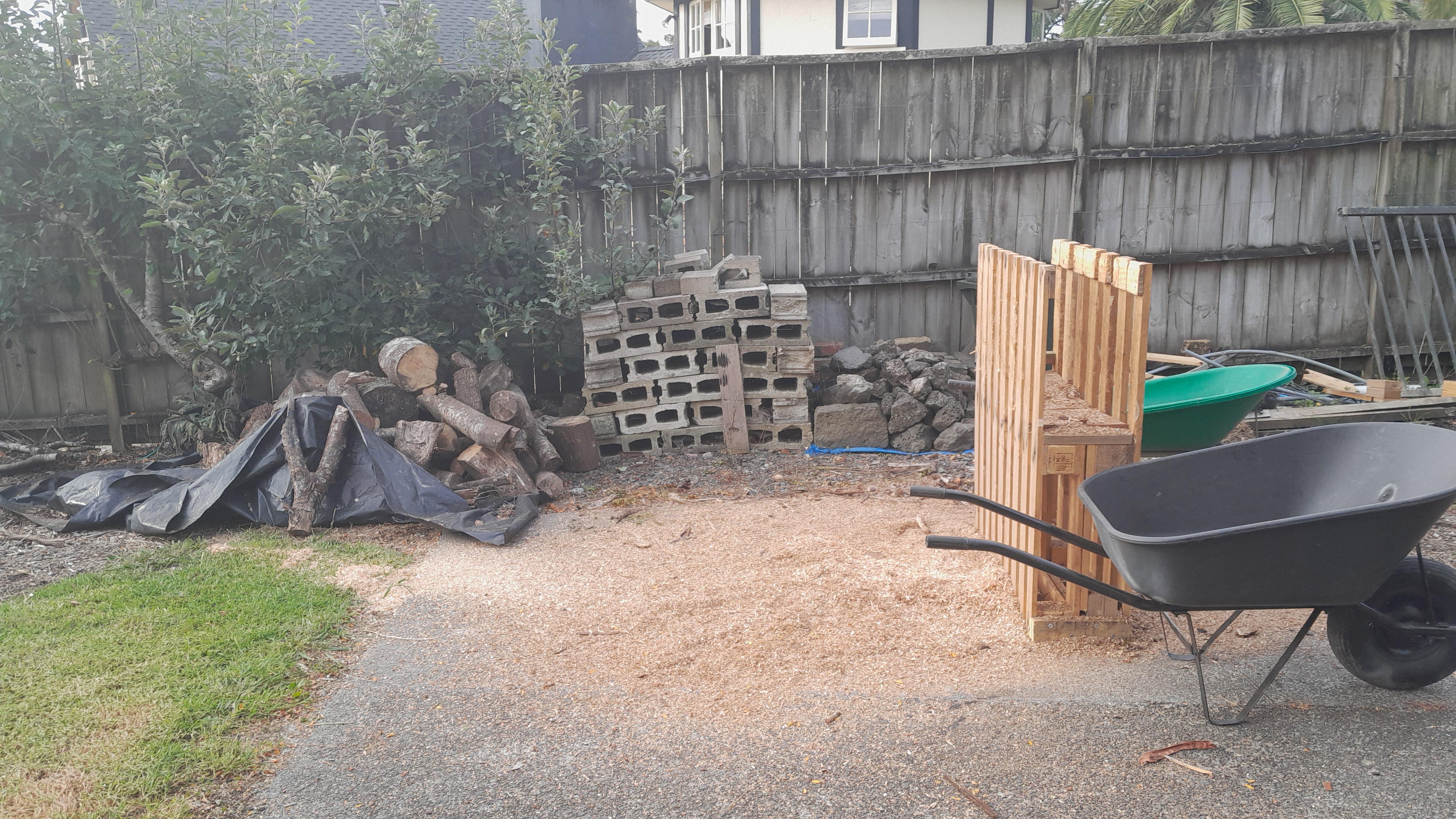 DIY Pallet and Chainsaw Mulching Rack - for Easy Vegetation Shredding ...