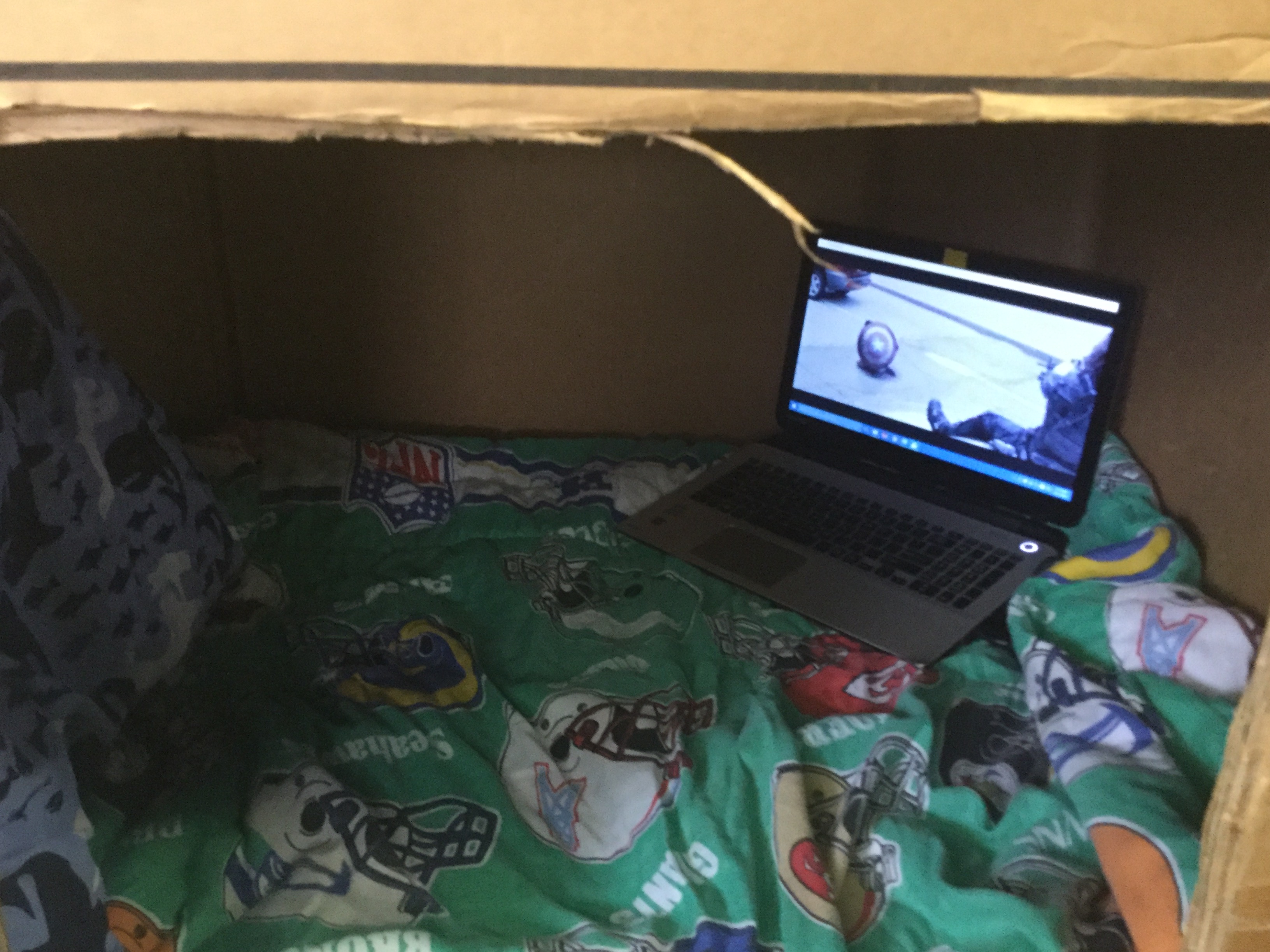Single Box-box Fort : 5 Steps - Instructables