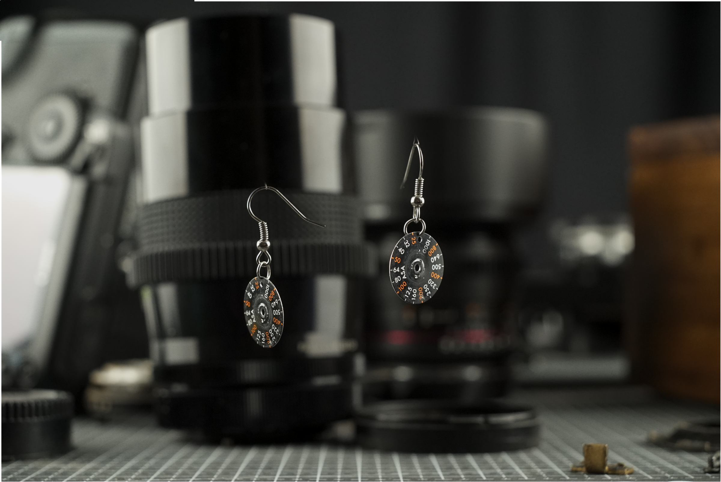 Recycled Camera Parts Jewerly - for Photographers : 5 Steps (with Pictures) - Instructables