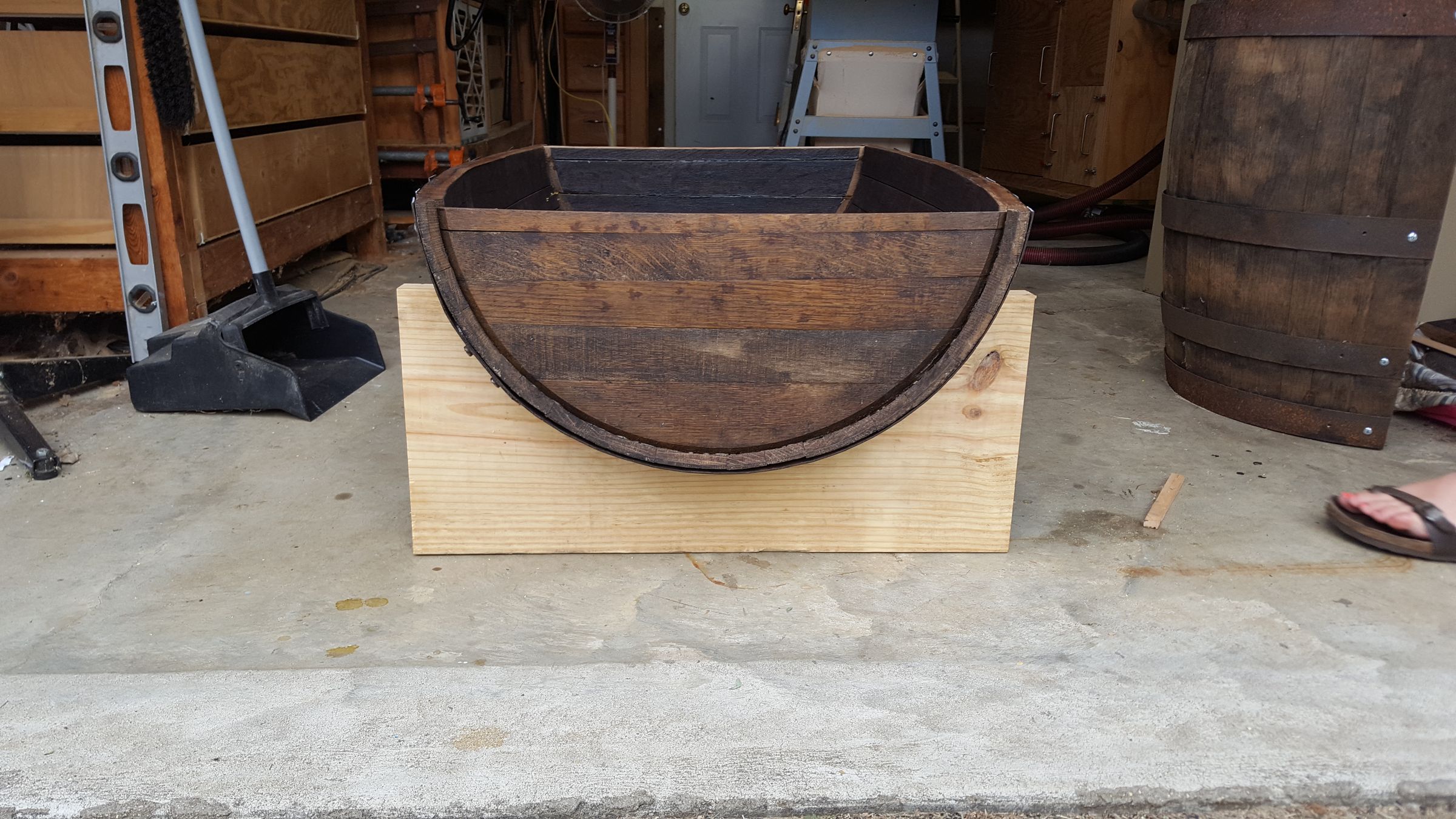 Bourbon Barrel Coffee Table : 12 Steps (with Pictures) - Instructables