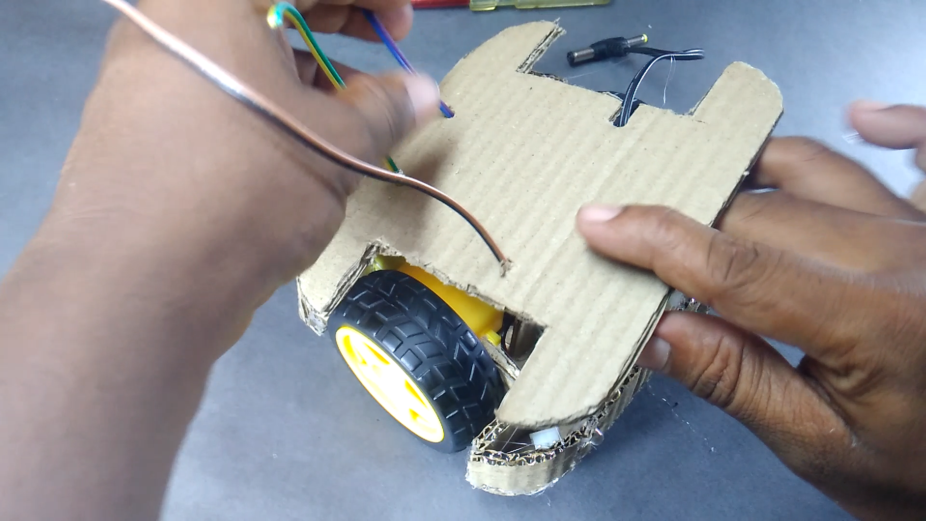 How to Make Arduino Based Edge Avoiding Robot : 4 Steps - Instructables How to Make Arduino Based Edge Avoiding Robot : 4 Steps - Instructables