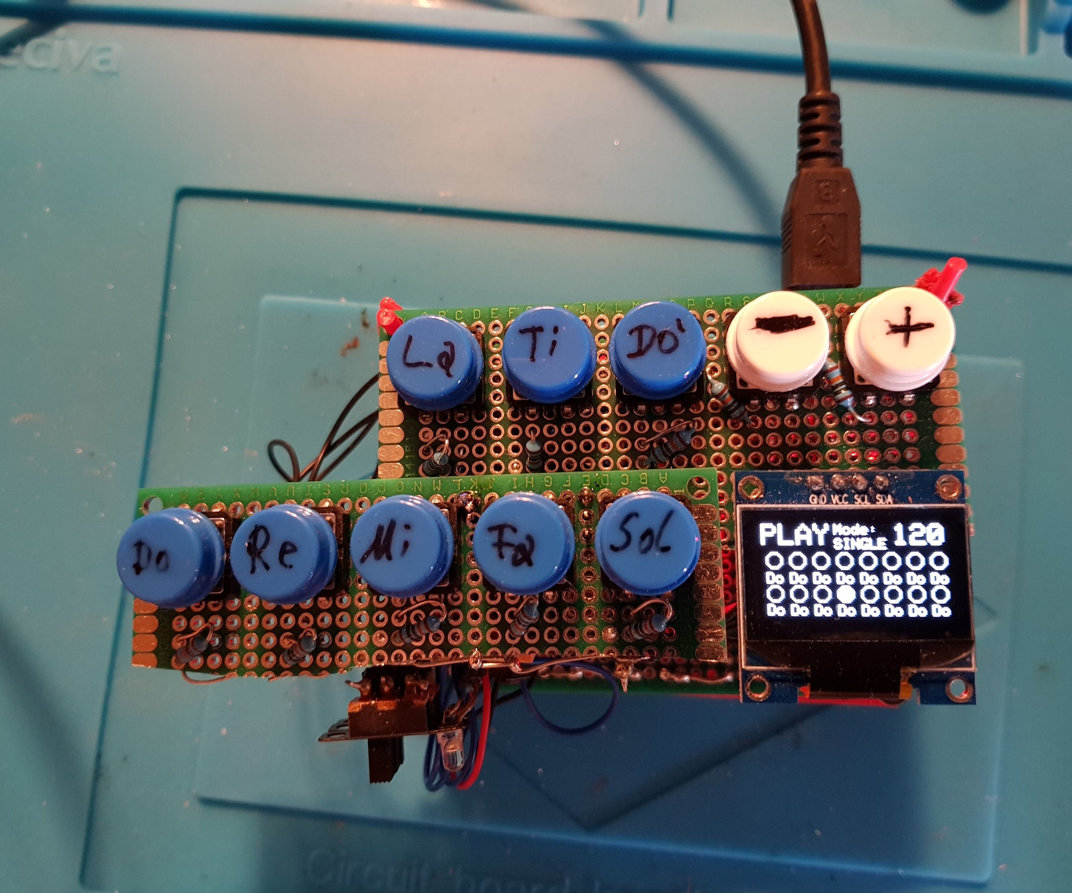 DoReMiQuencer - Programmable MIDI Sequencer With Keyboard : 7 Steps - Instructables
