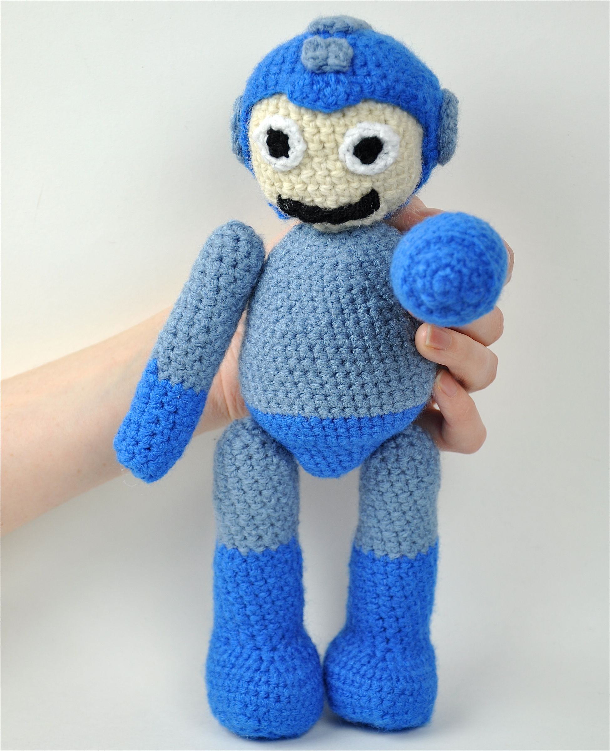 Crochet Megaman (Mega Man) Amigurumi : 8 Steps (with Pictures ...