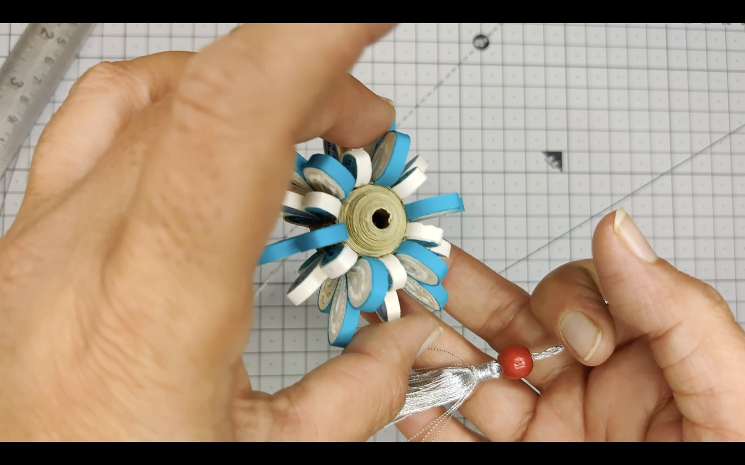 Paper Quilled Ornamental Dangler DIY : 13 Steps (with Pictures ...