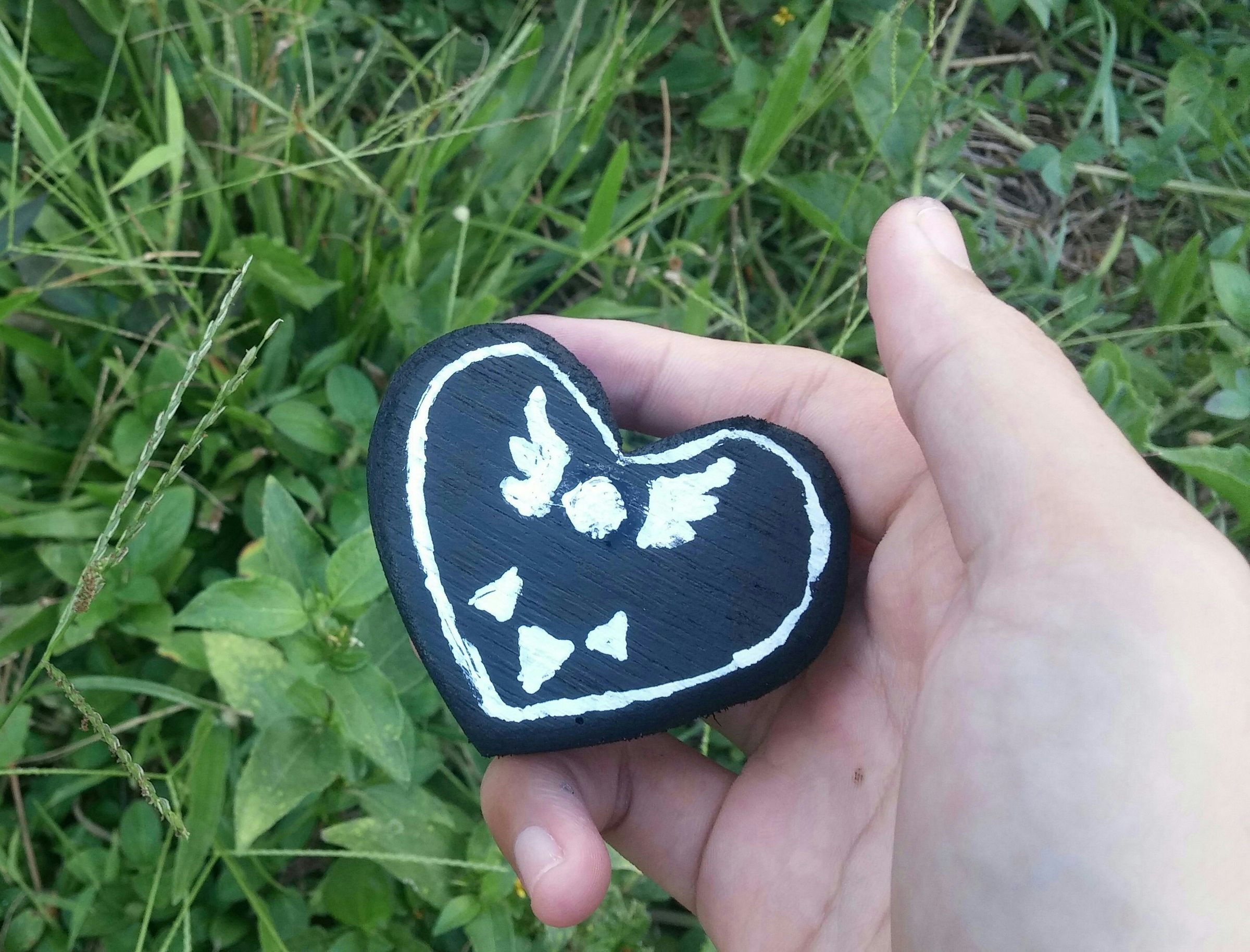 Deltarune Heart Logo DIY : 7 Steps - Instructables