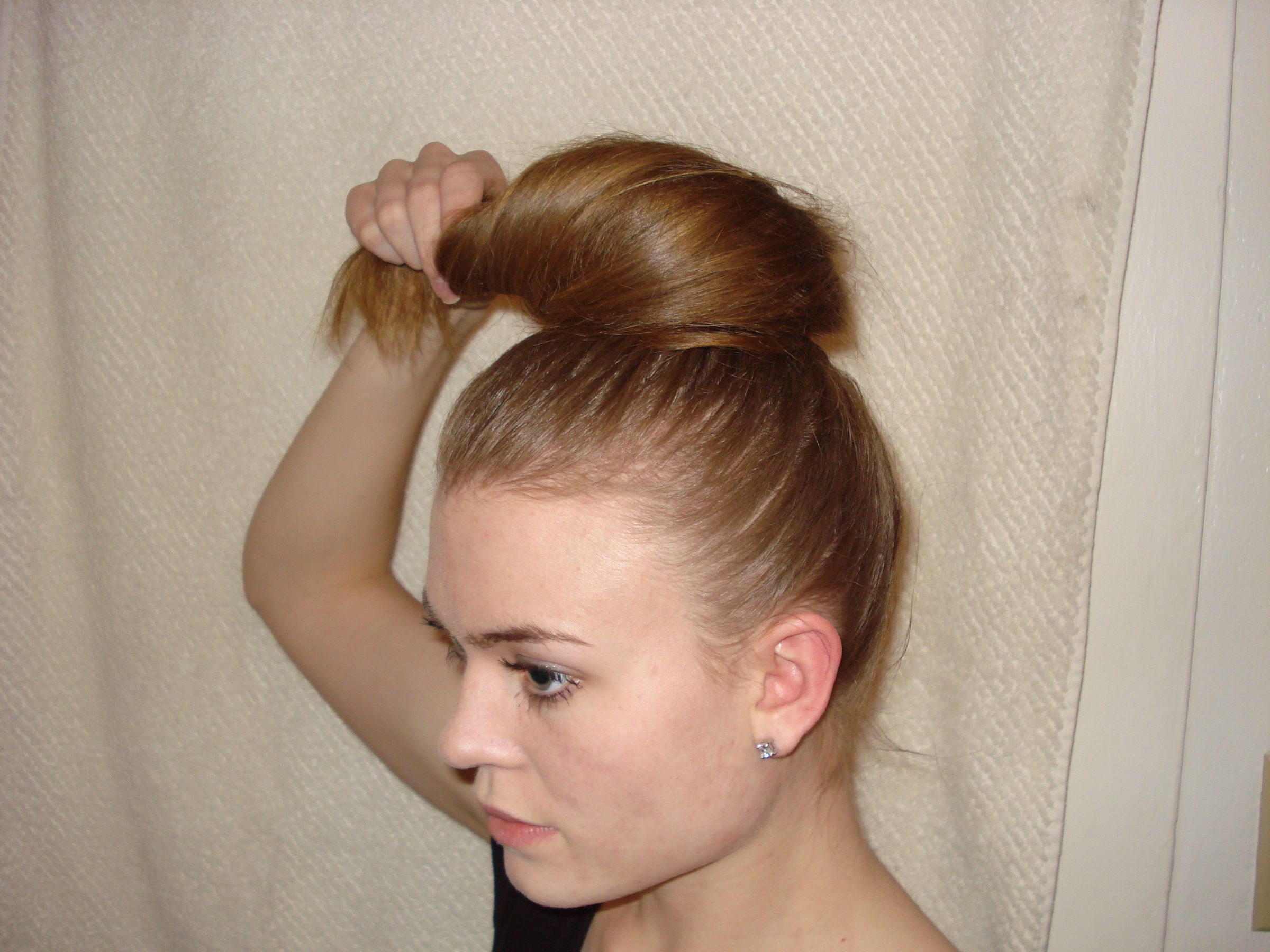 The London Hair Bun : 5 Steps - Instructables
