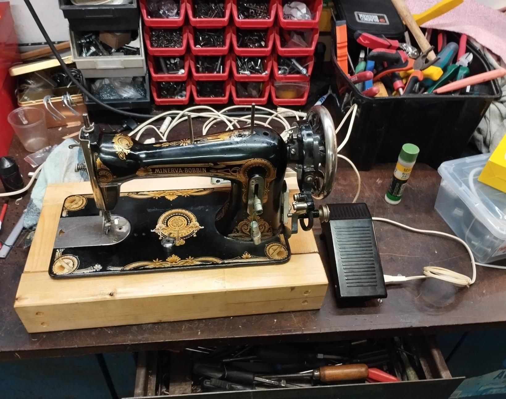 Minerva Sewing Machine Renovation - CZ Renovace Šicího Stroje Minerva ...