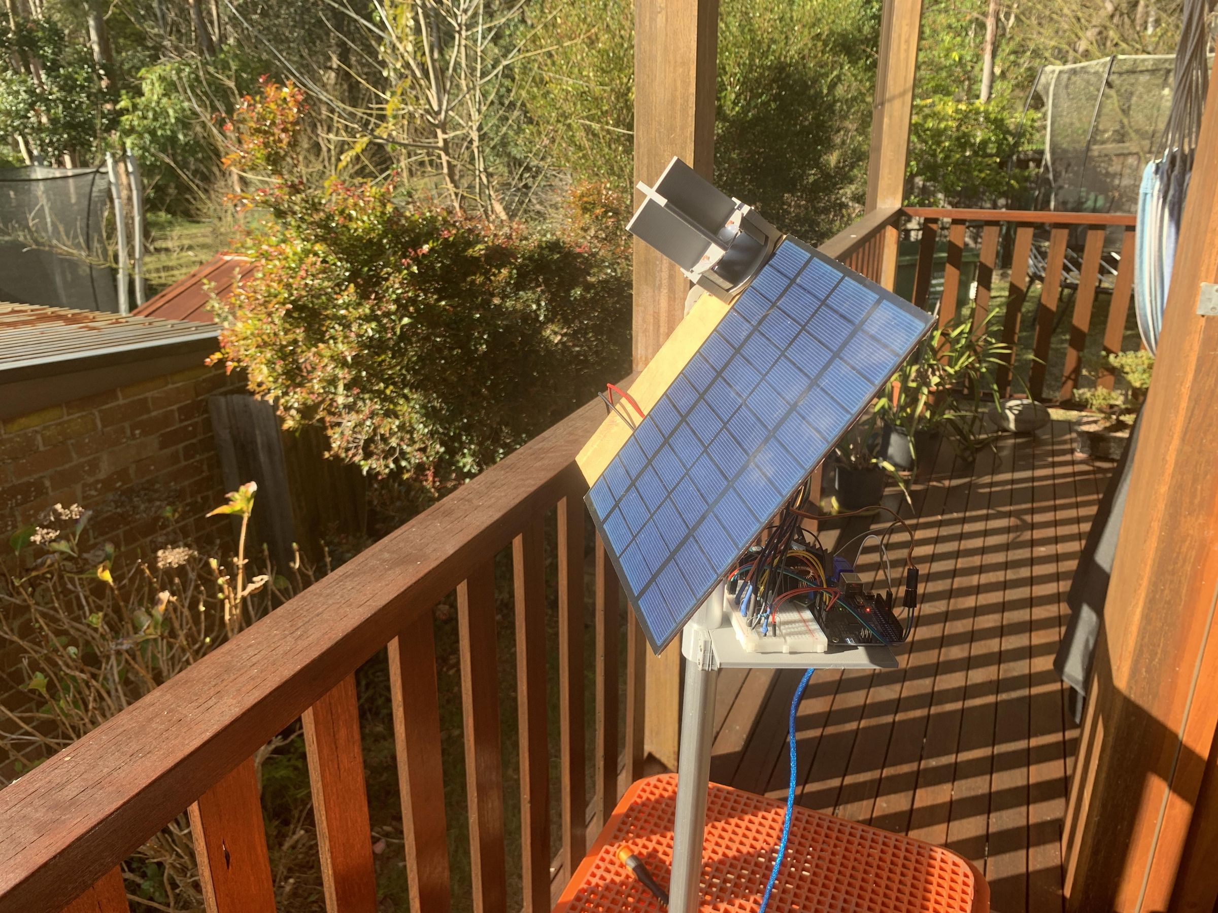 DIY Miniature Solar Tracker : 5 Steps (with Pictures) - Instructables