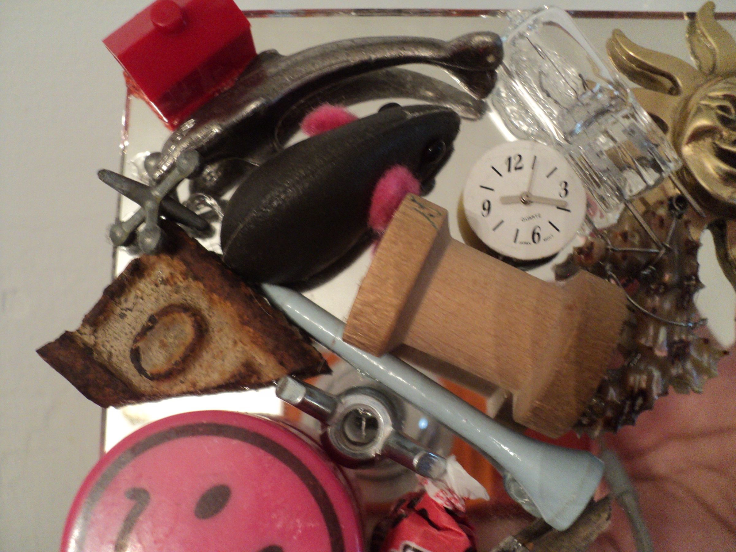 Make a Found Objects Memory Mirror (and Clean Your Junk Drawer) : 3 ...