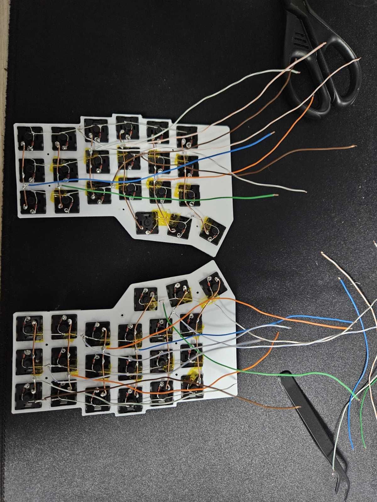 Budget DIY Wireless Split Keyboard With ZMK : 11 Steps (with Pictures ...