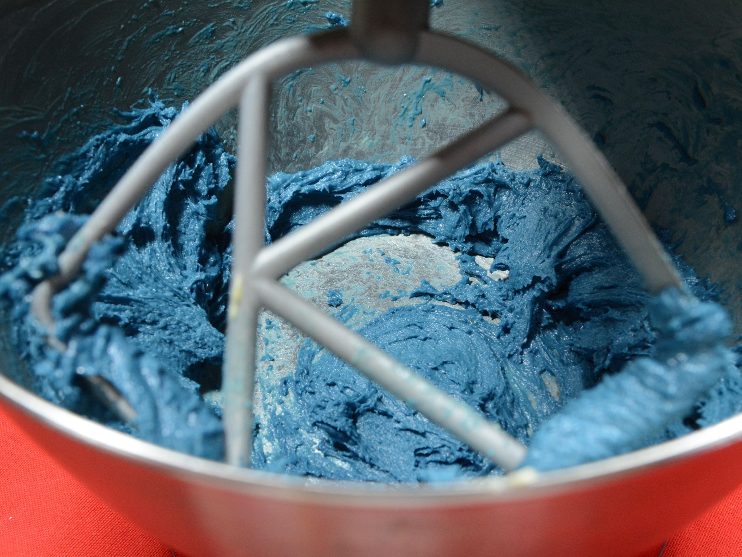 Recycle Inedible Cookie Dough Into Fragrant Christmas Tree Decorations ...