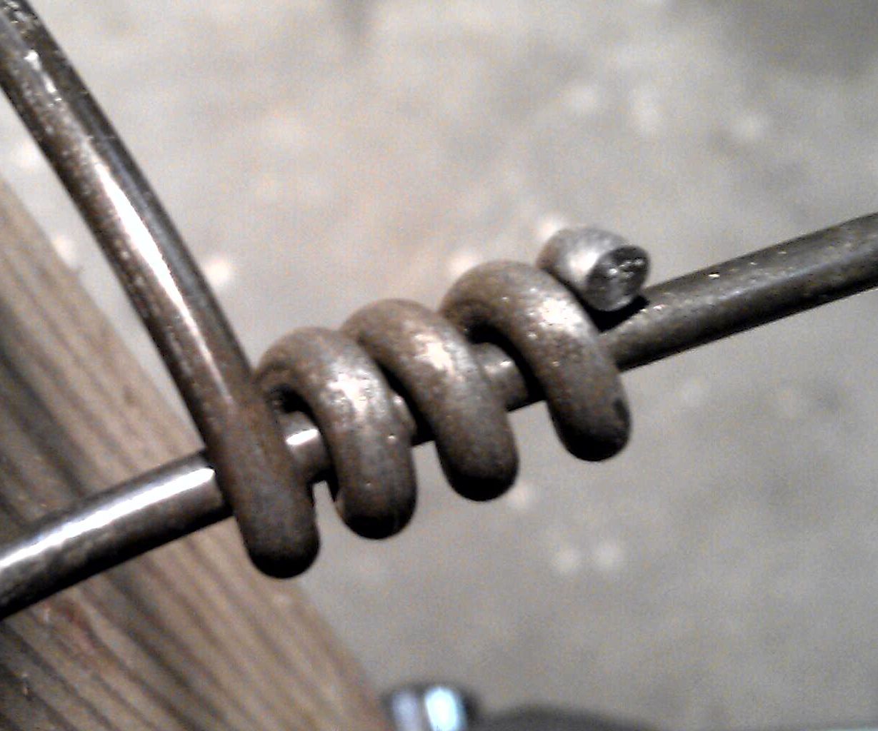 How to Tie High Tensile Fencing Wire the Really Easy Way - No Tools ...
