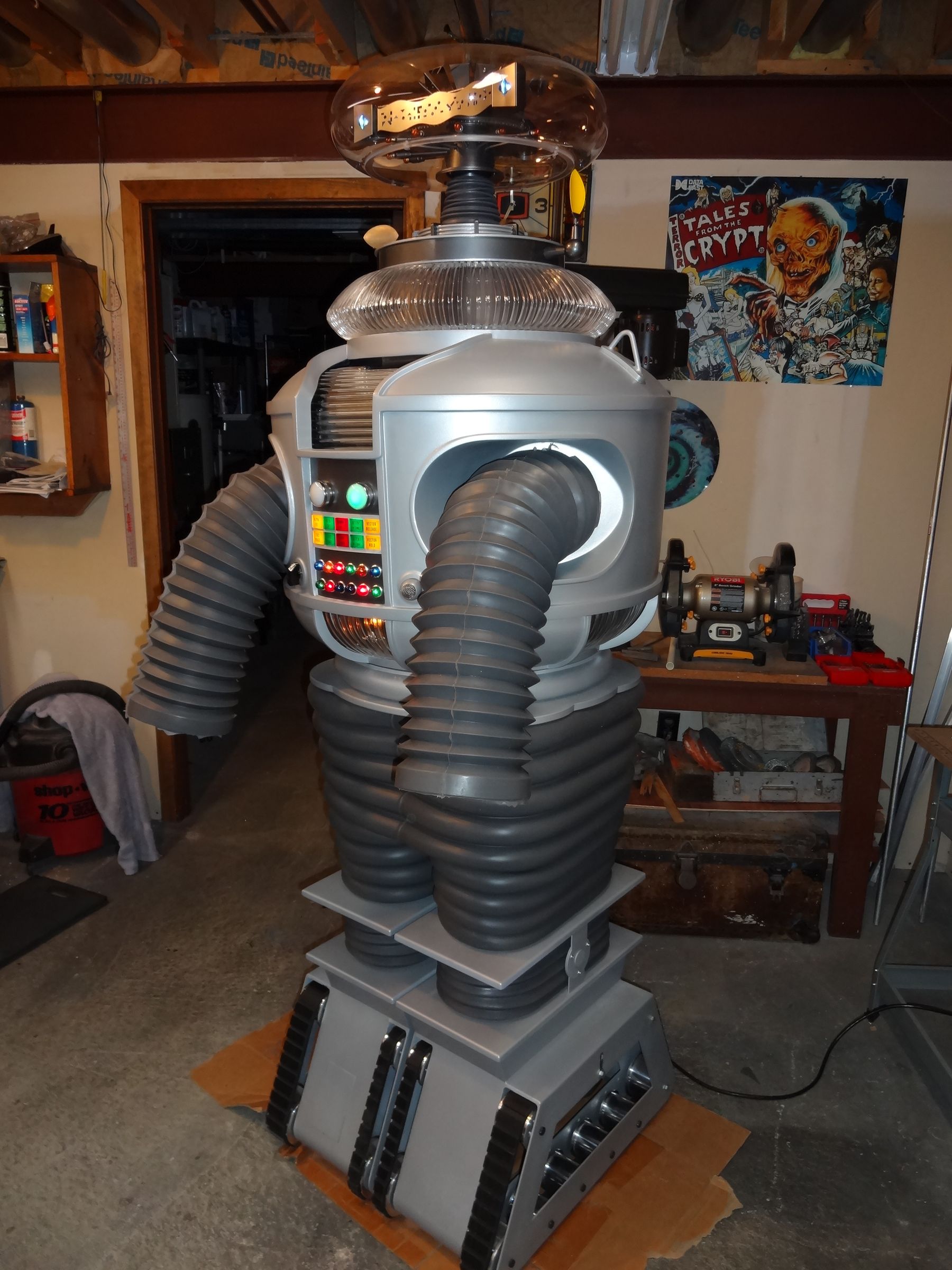 EZ Robot Controlled Lost in Space B9 Robot (with Pictures) - Instructables