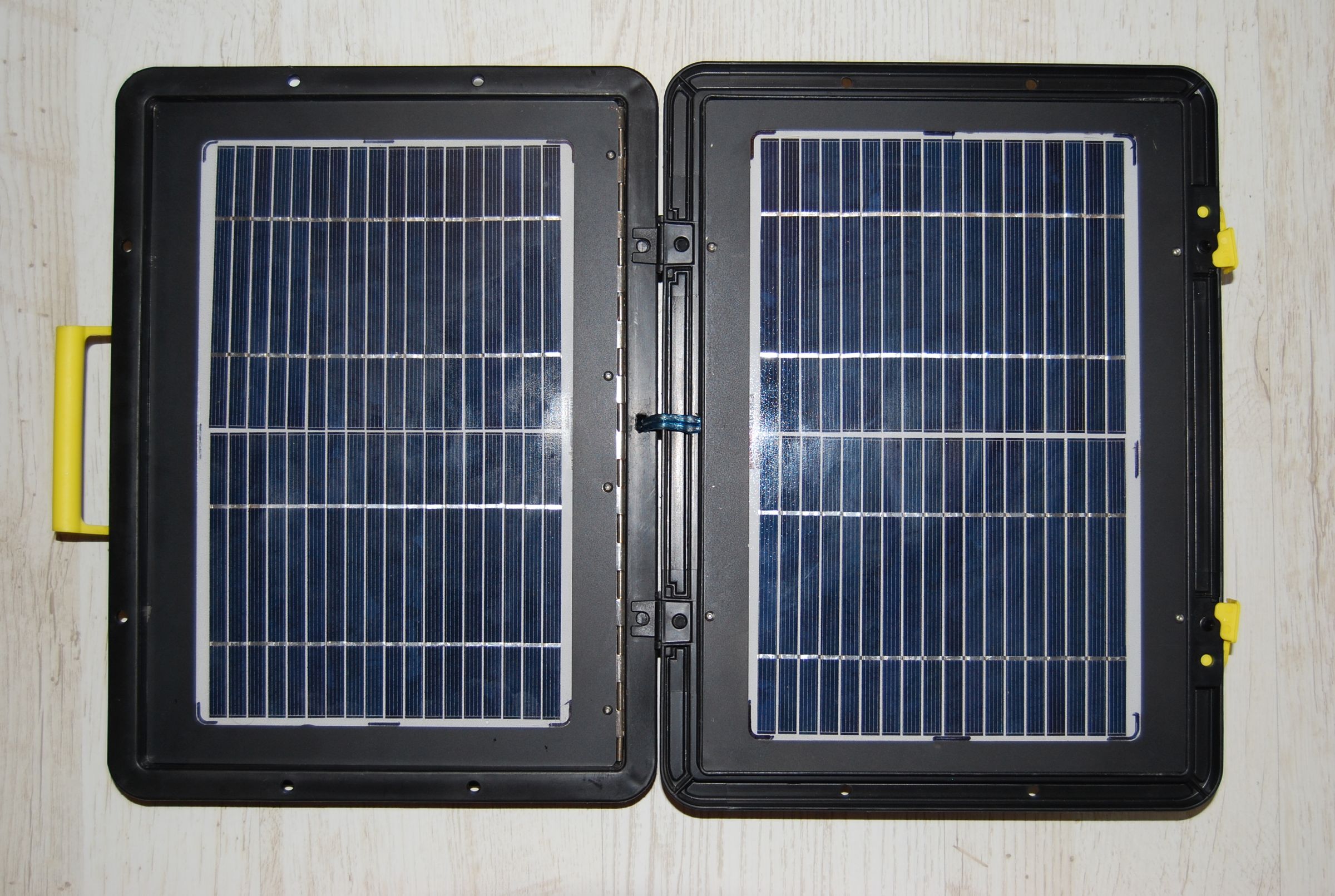 All in One Portable Solar Power Unit: 220V + 12V + 5V + Automatic ...