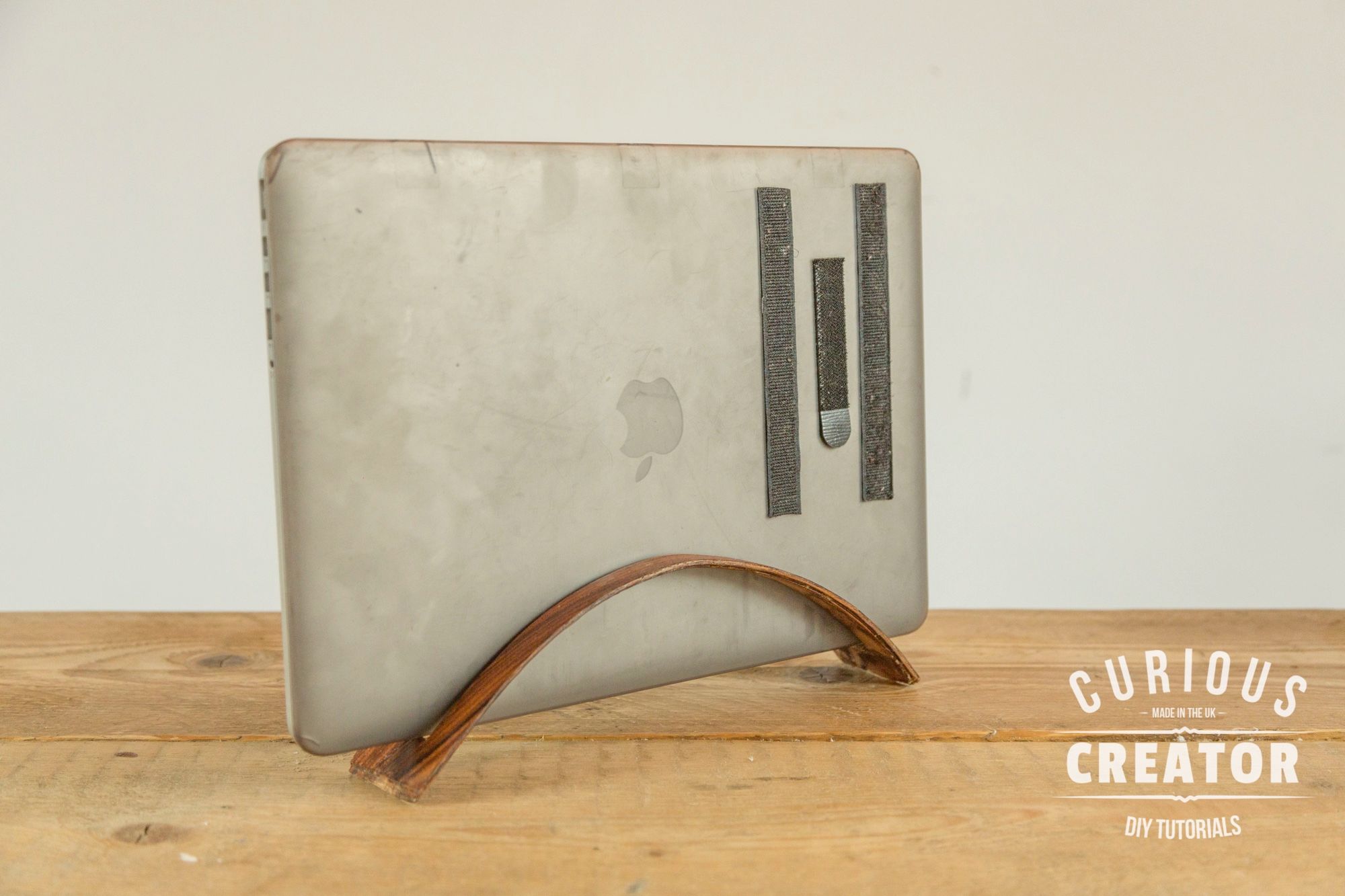 Curved Wood Laptop Stand : 4 Steps (with Pictures) - Instructables