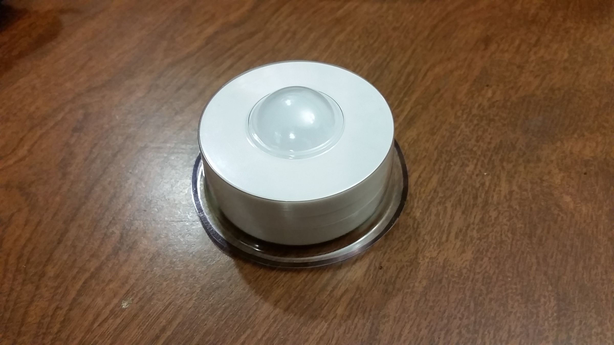 LED Puck Lights for Camping : 9 Steps (with Pictures) - Instructables