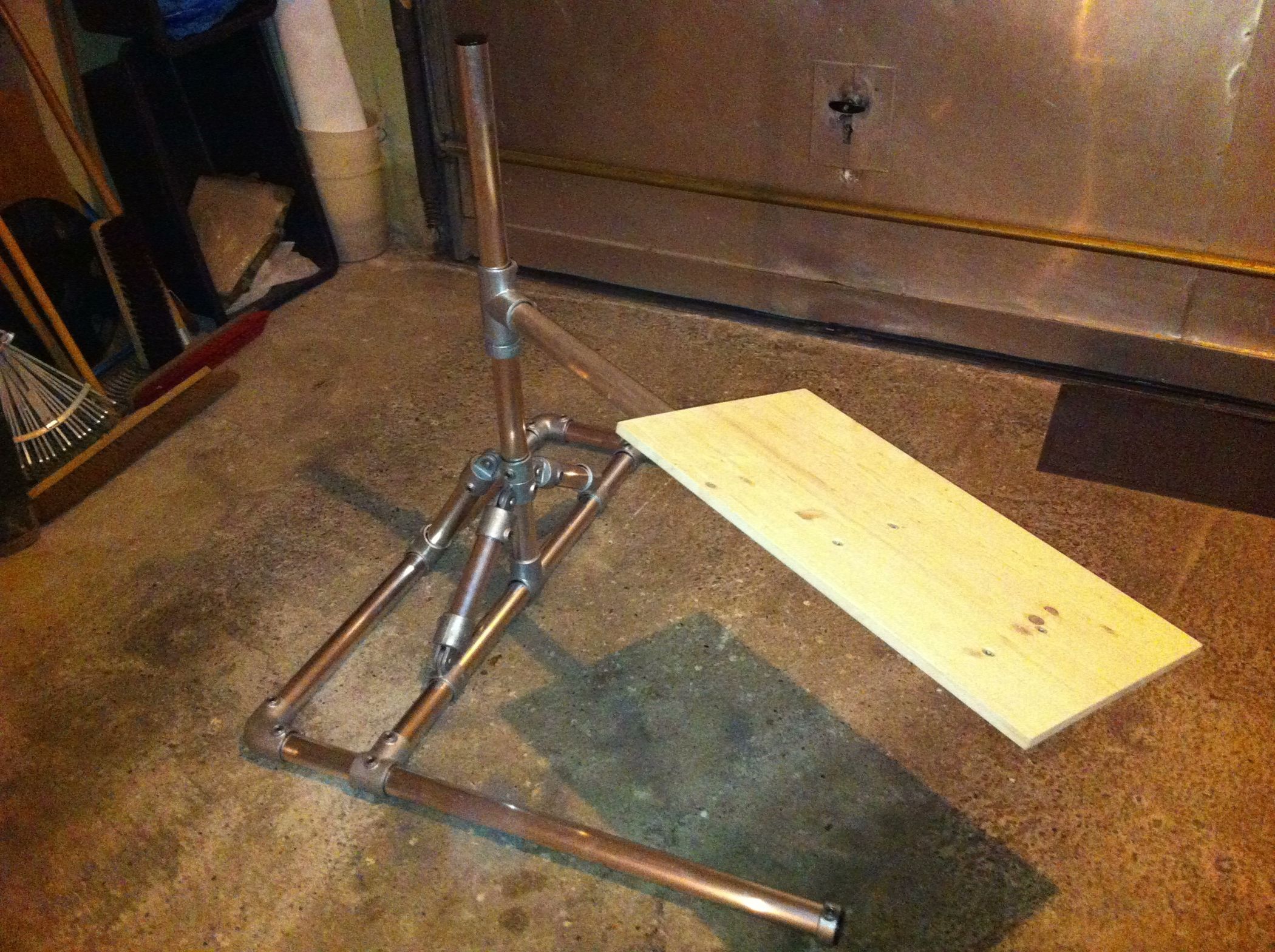 Man's World Laptop Stand Made of Scaffolding Elements - Instructables