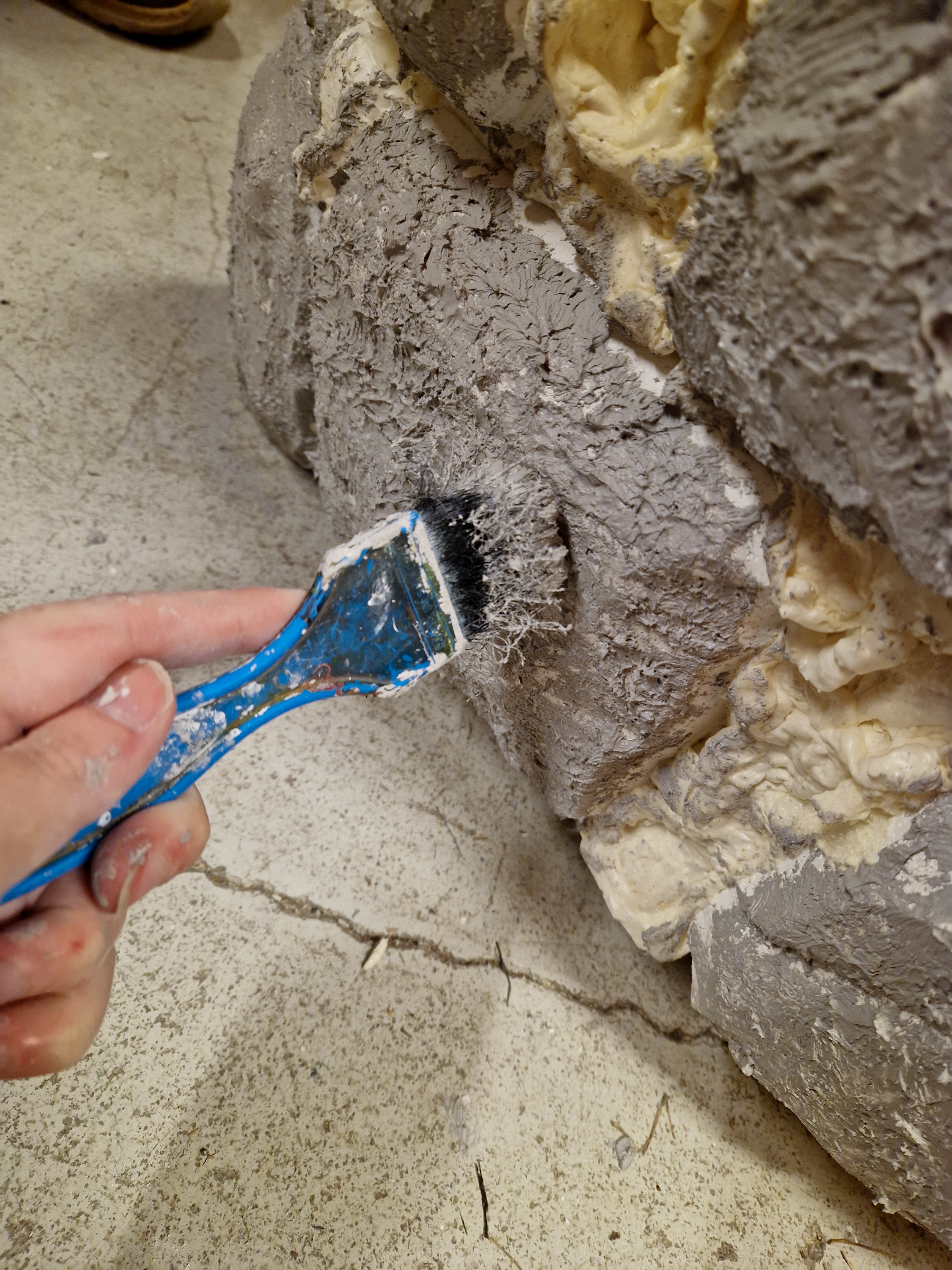 DIY Creepy Faux Well (Lightweight and Dismantlable) : 14 Steps (with ...