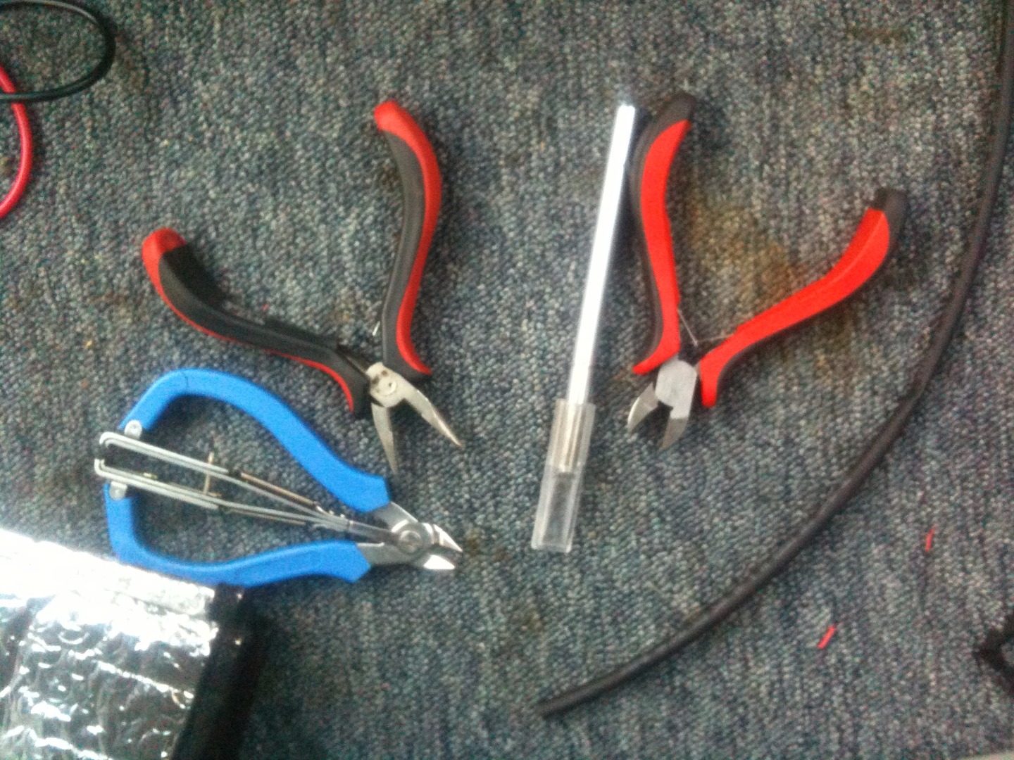 Trunk 12V Socket/plug for a Car : 5 Steps - Instructables