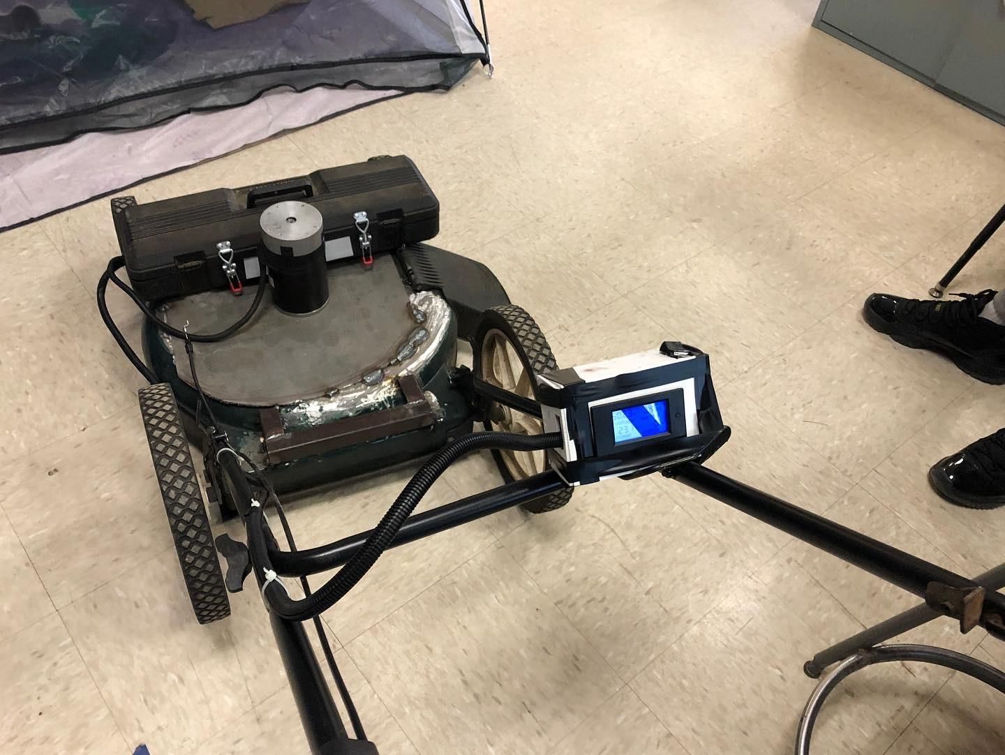 The Revolve Electric Lawn Mower - Made From Recycled Components! : 12 ...