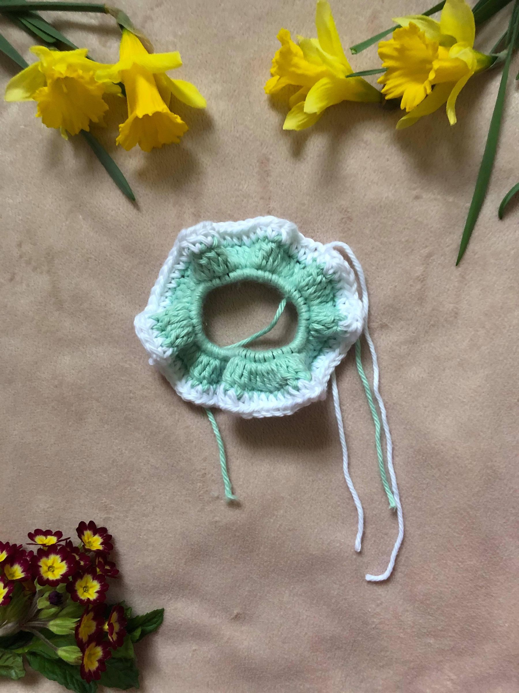 Crochet Ruffle Scrunchie! : 4 Steps (with Pictures) - Instructables