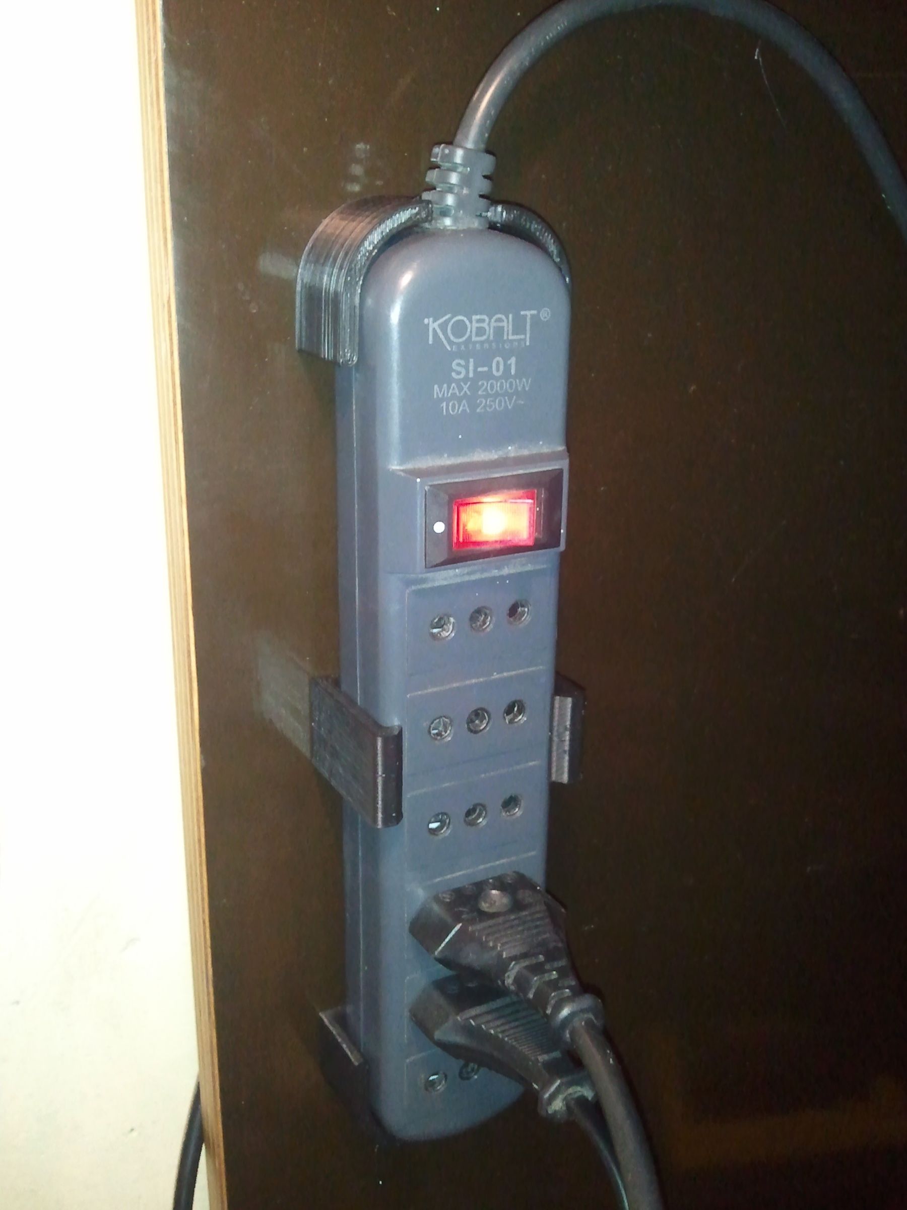 Make a Handy Custom Power Bar Dock for Your Workbench : 5 Steps (with ...