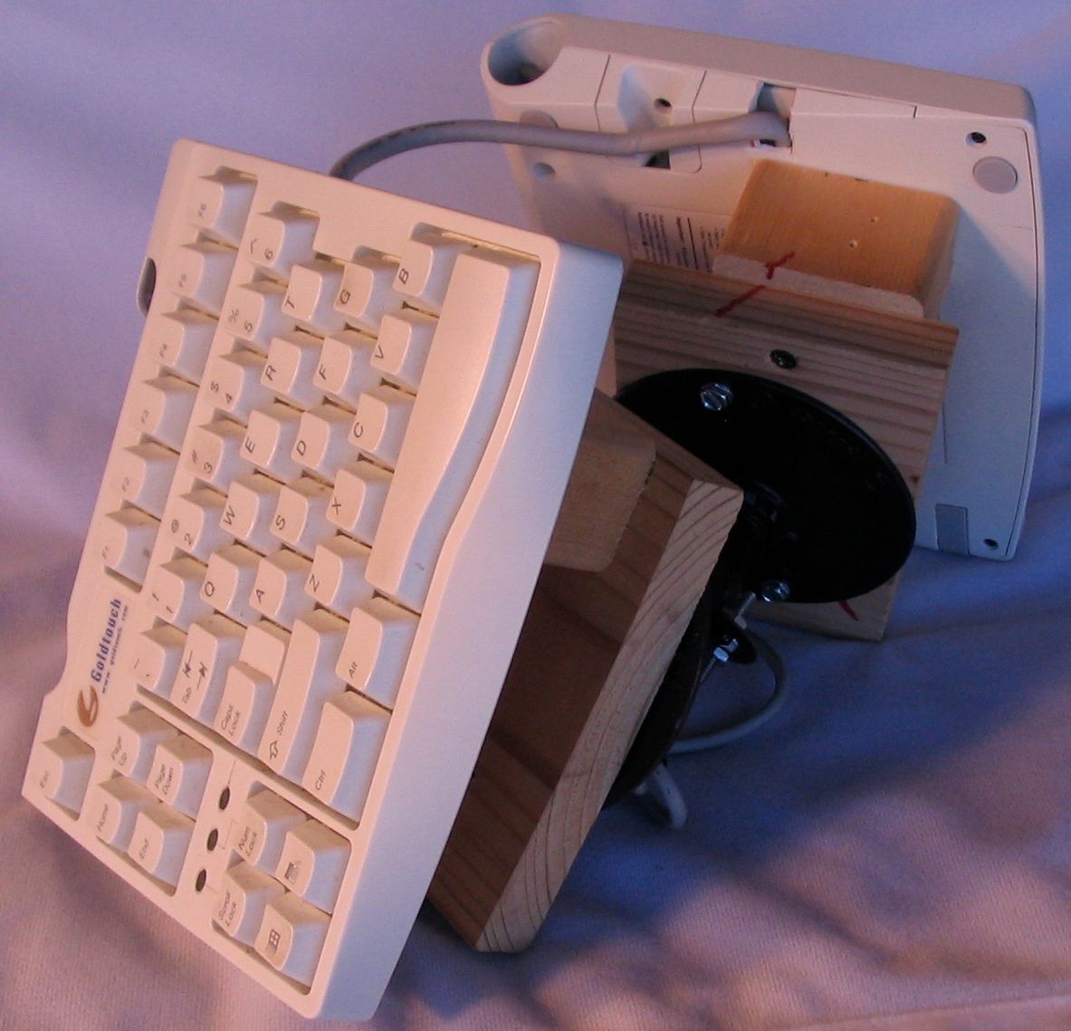 How to Make a Vertical, Ergonomic (tie-fighter) Keyboard : 7 Steps ...