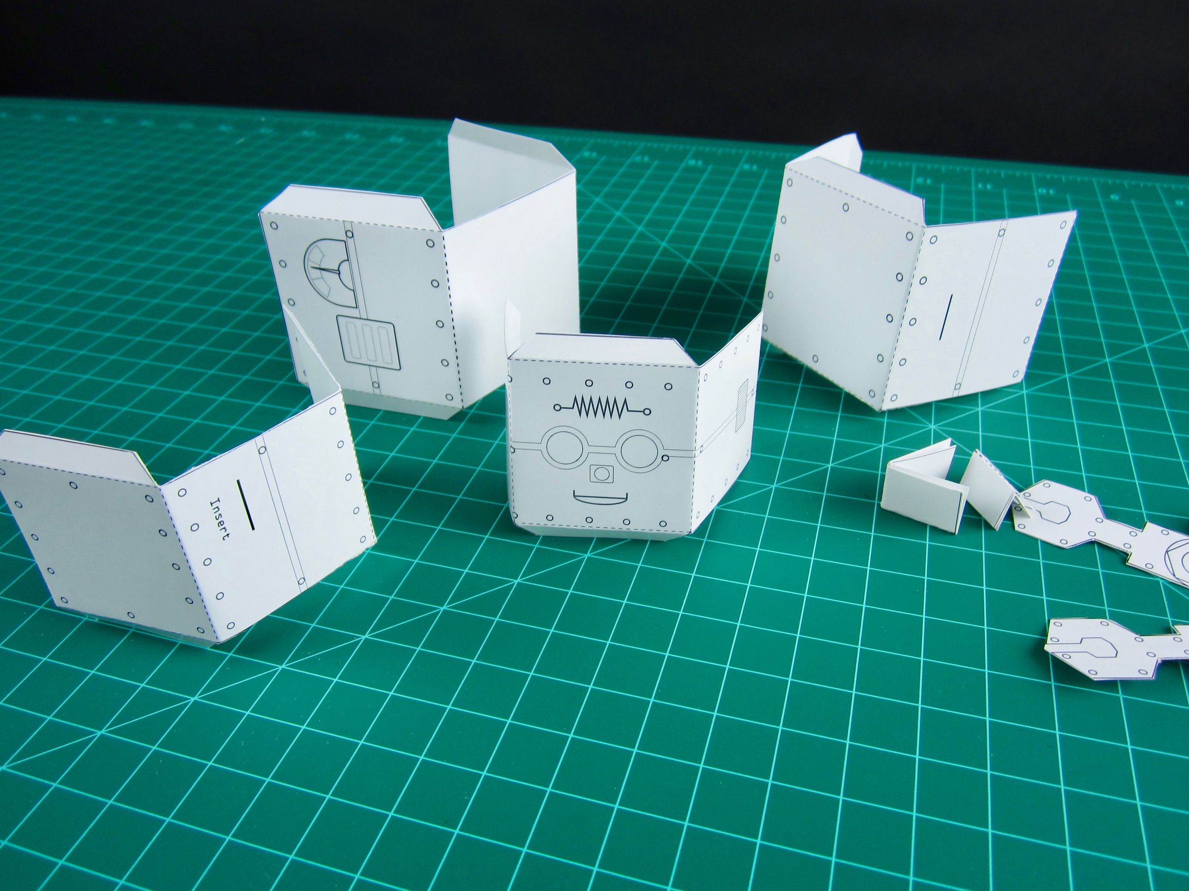 Move and Blink Paper Robot : 10 Steps (with Pictures) - Instructables