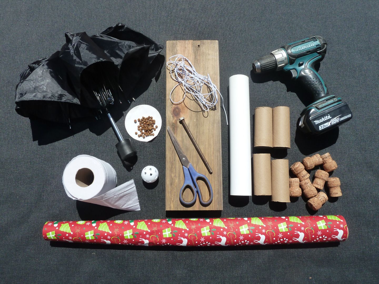 Tropical Cat Christmas "Tree" : 3 Steps (with Pictures) - Instructables