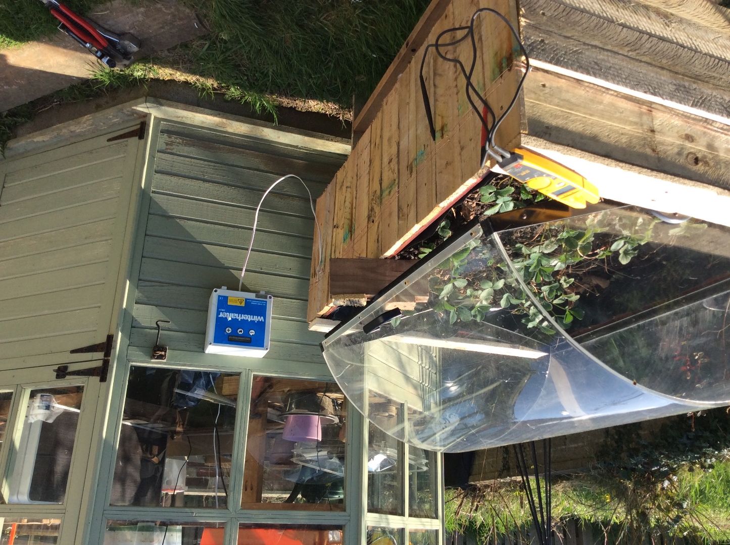 Raised Bed Electric Slug Fence : 3 Steps (with Pictures) - Instructables