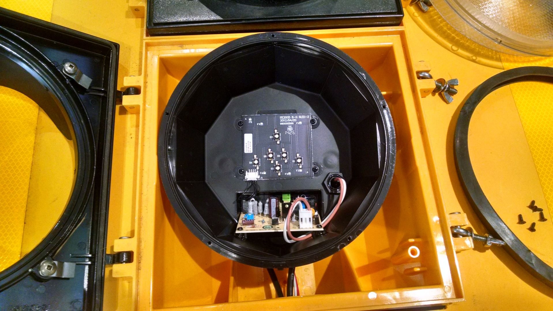 System Status Traffic Light : 6 Steps (with Pictures) - Instructables