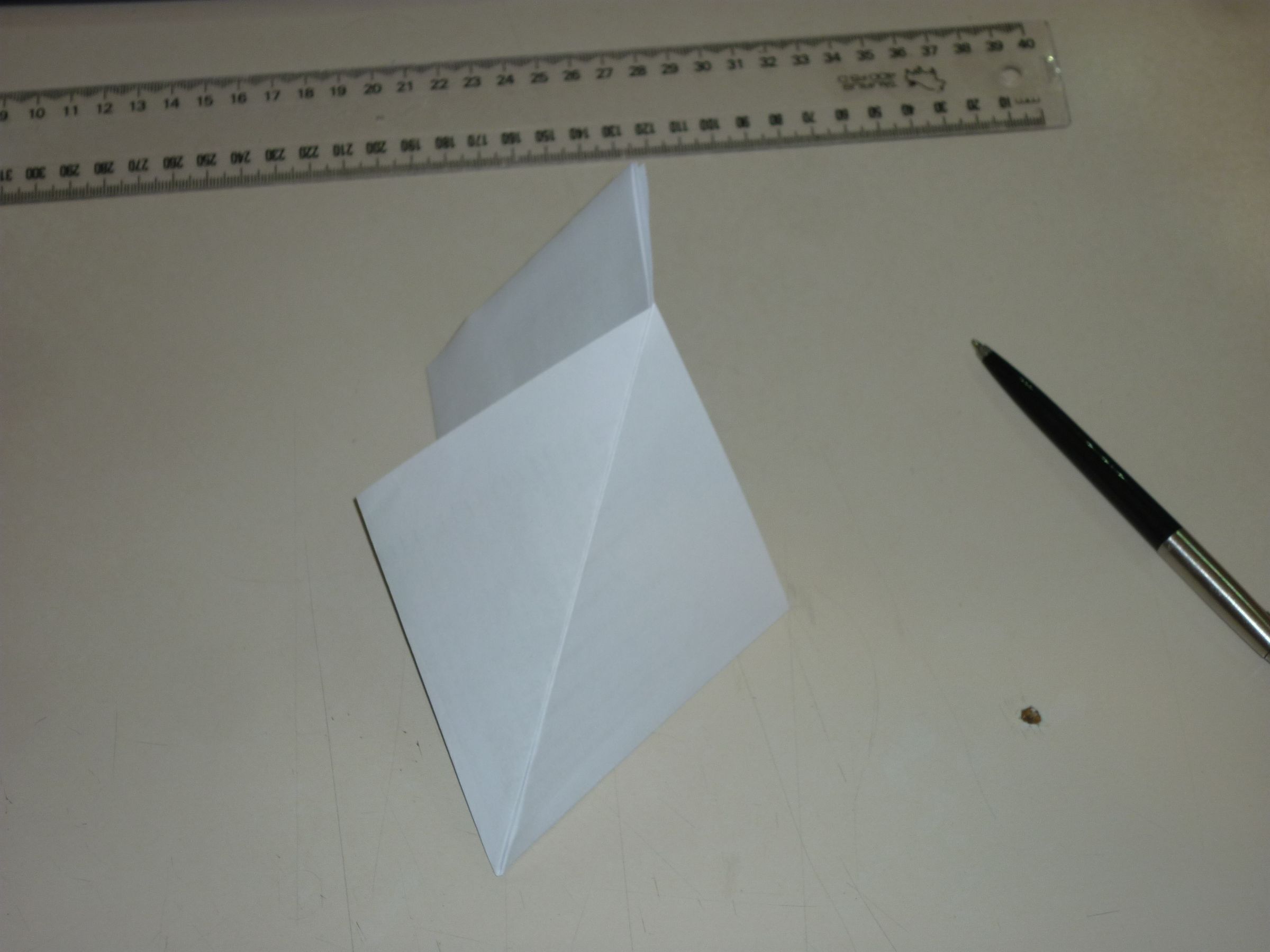 Sew an Octagonal Tablecloth Without a Pattern : 5 Steps - Instructables