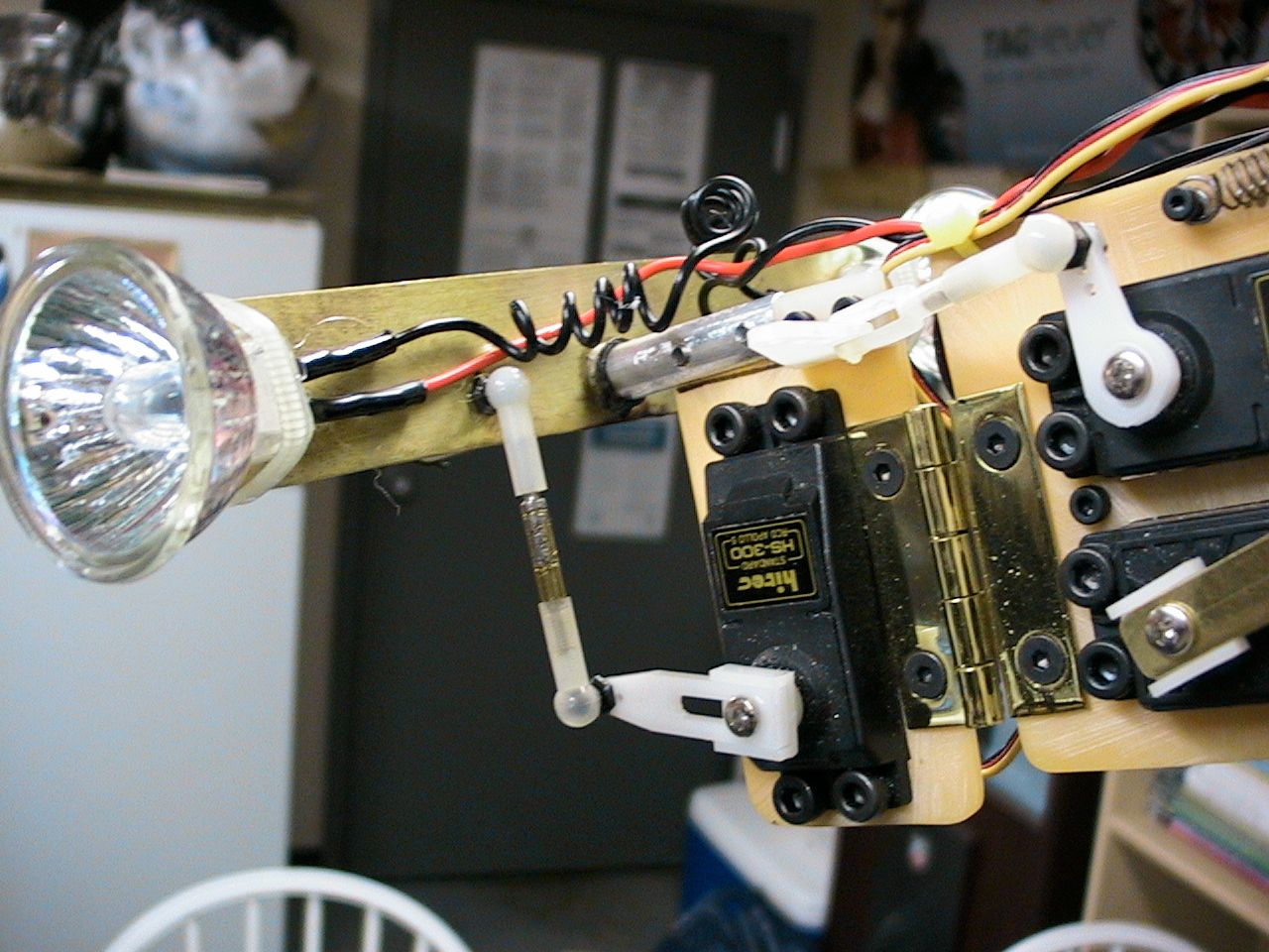 How to Create Simple Animatronics- Part One: Using the MAKE Controller ...