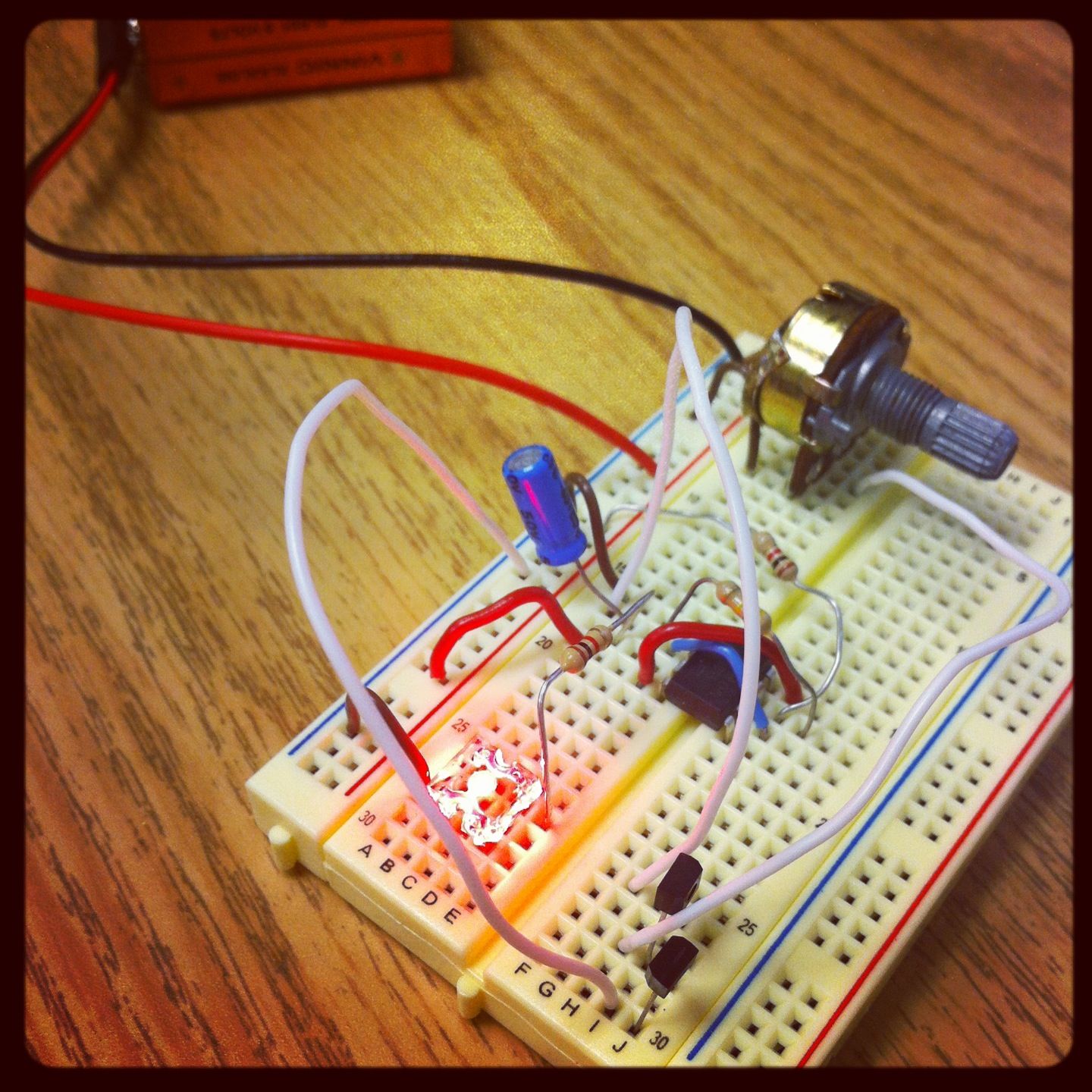 Varicap Controlled 555 Oscillator and Varicap Diode Tutorial : 16 Steps ...