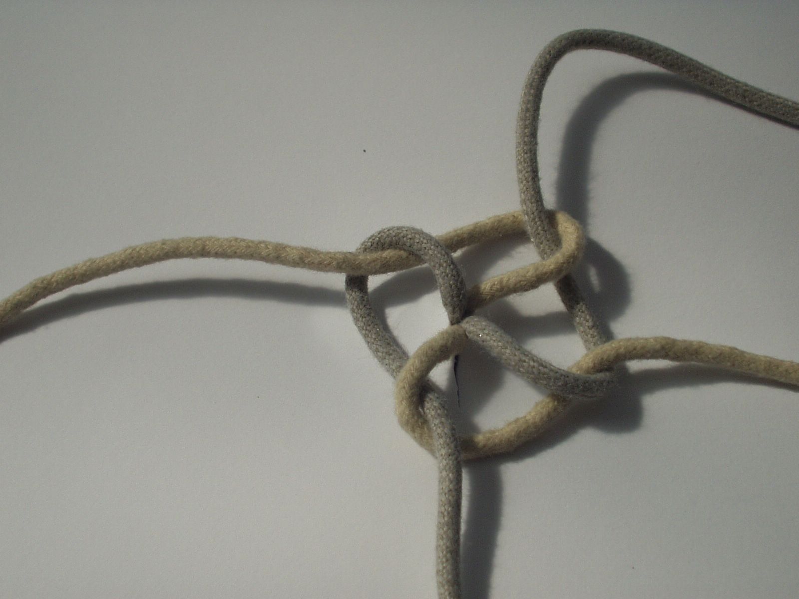 Over Two Crown Diamond Knot : 18 Steps - Instructables