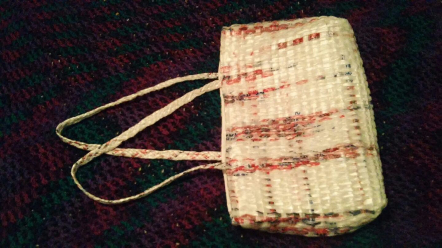 Woven Plastic Purse : 4 Steps (with Pictures) - Instructables