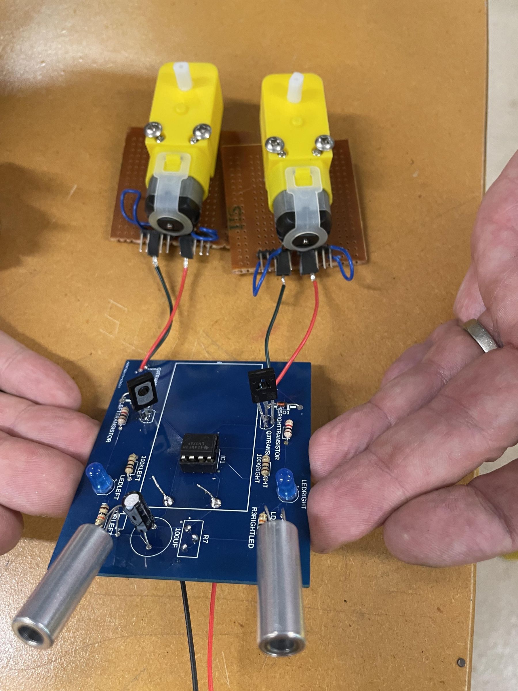 Light Following Hardware Robot : 6 Steps (with Pictures) - Instructables