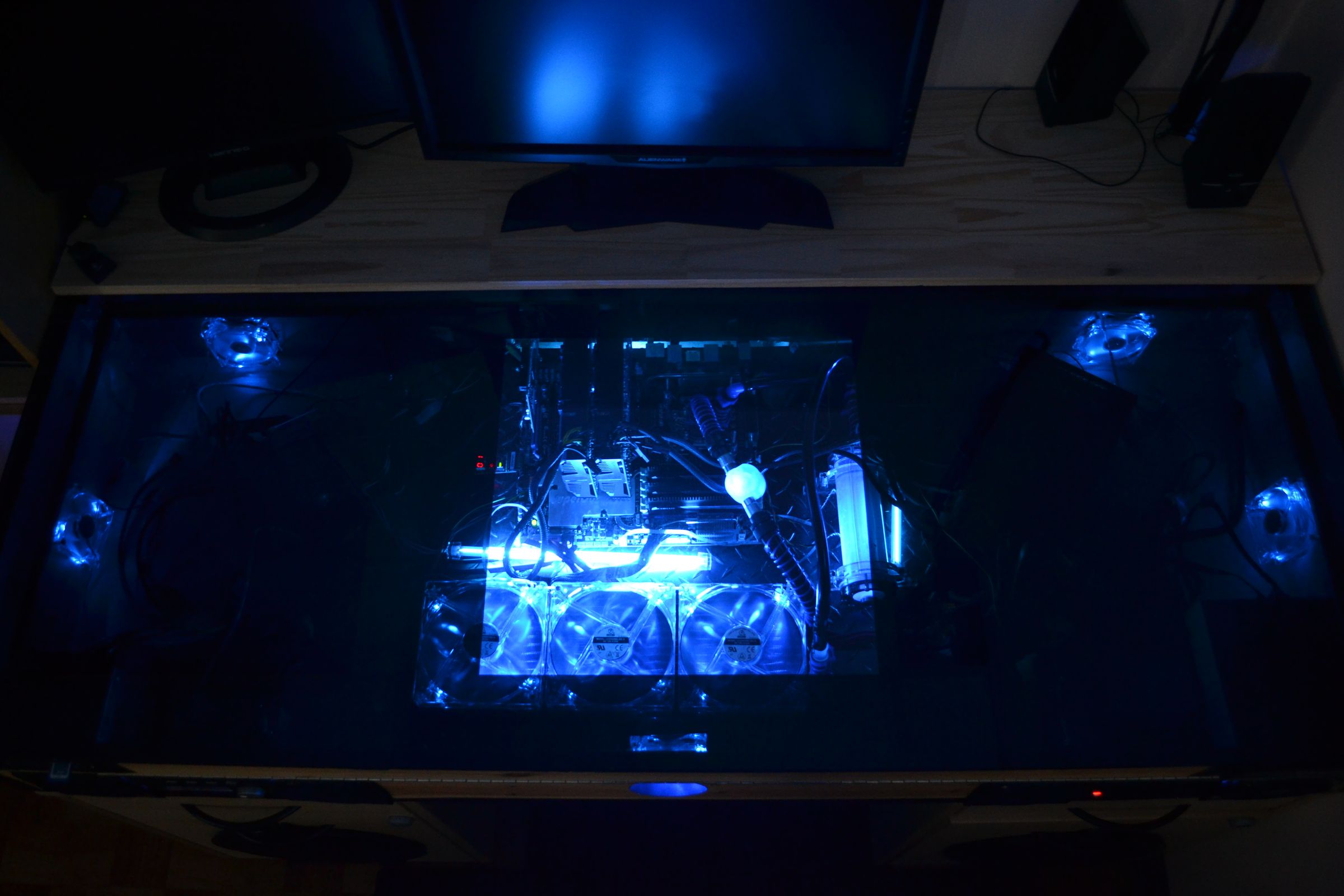 Desk With Built in PC - Instructables